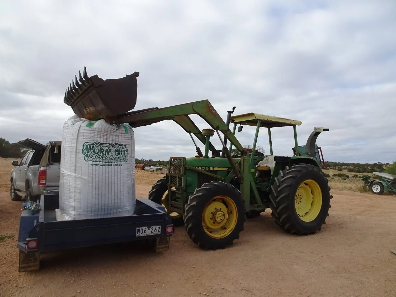 Tree planting in the Mallee — Mallee Conservation