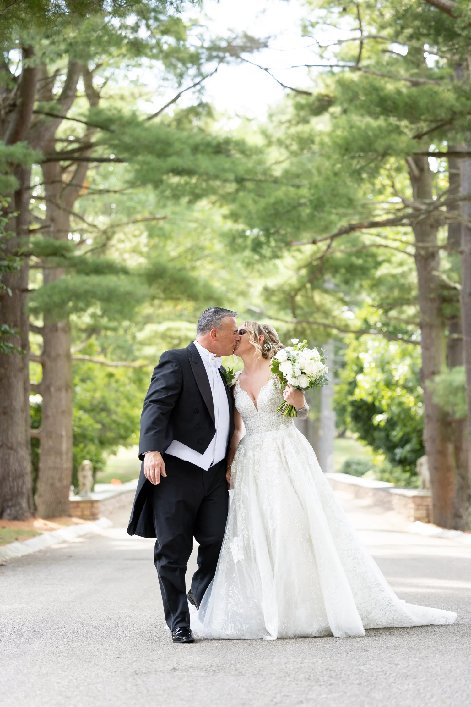 Sara & Art — Wild Aura