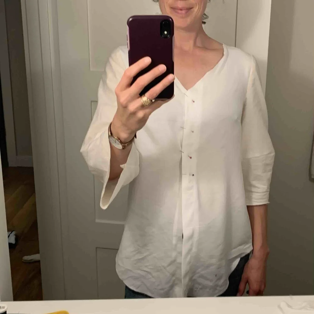 A Perfect Everyday Blouse - the Geneva V Neck Blouse by Liesl and Co ...