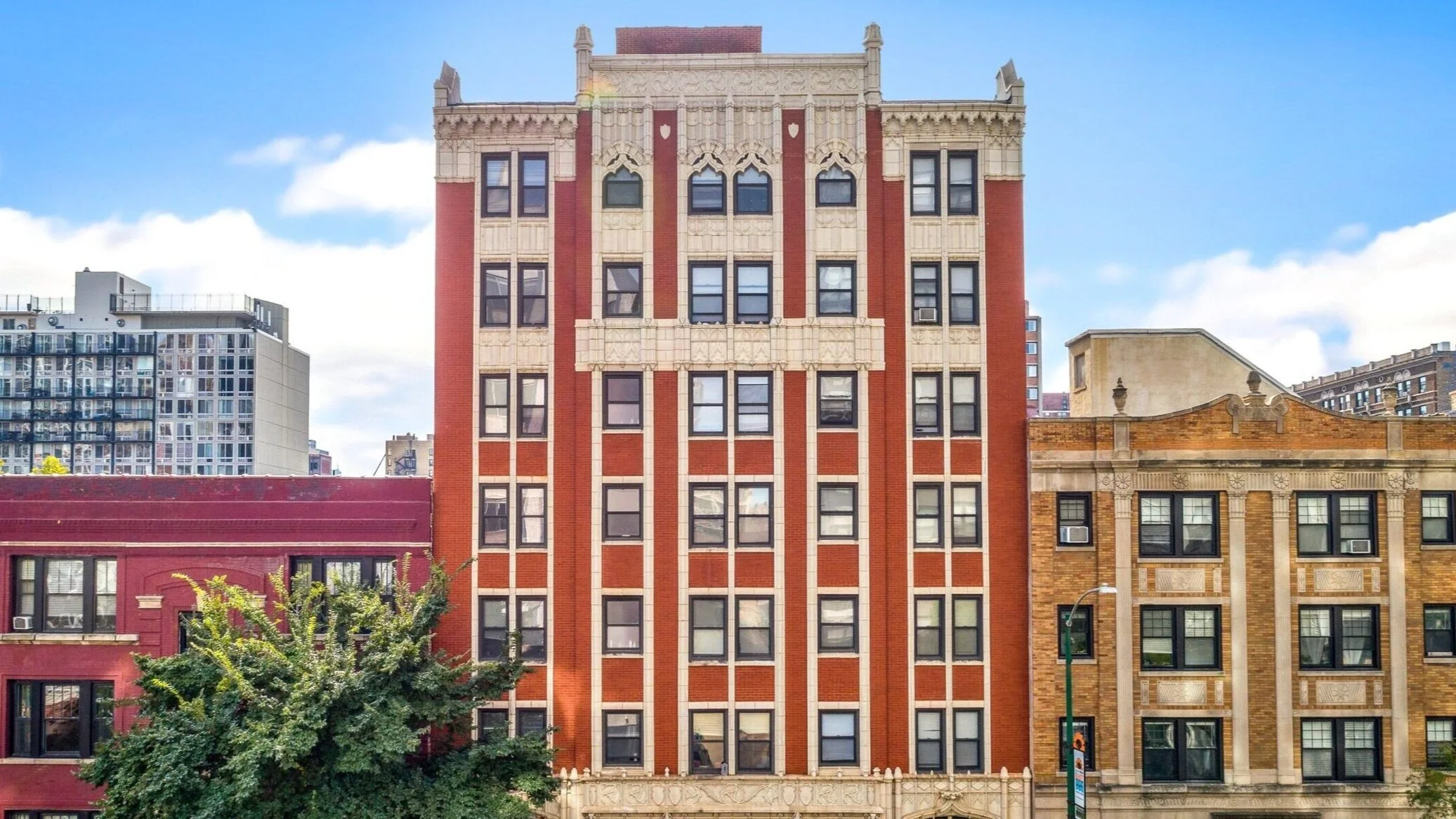 505 | LAKEVIEW CHICAGO | MID-RISE APARTMENT RENOVATION — BLDG PROJECTS