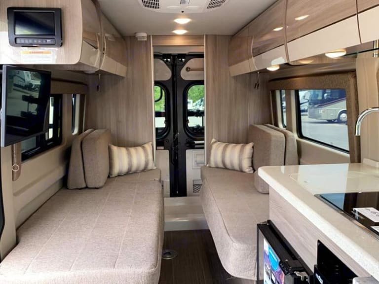 Campervan for Rent Near Costa Mesa CA, Airstream Rental and Motorhome ...