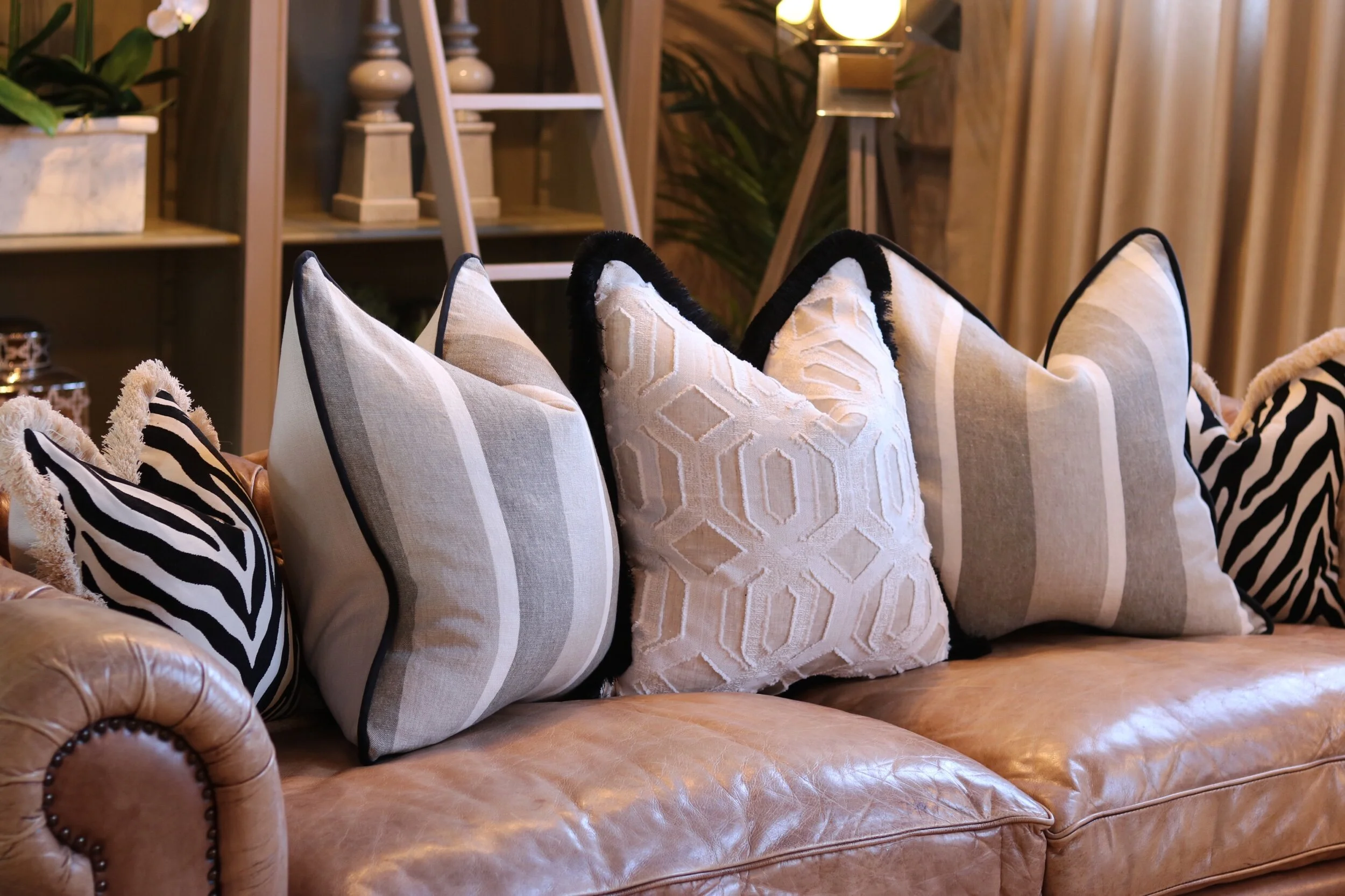 Ellice Moonbeam Sofa Set — CCco.