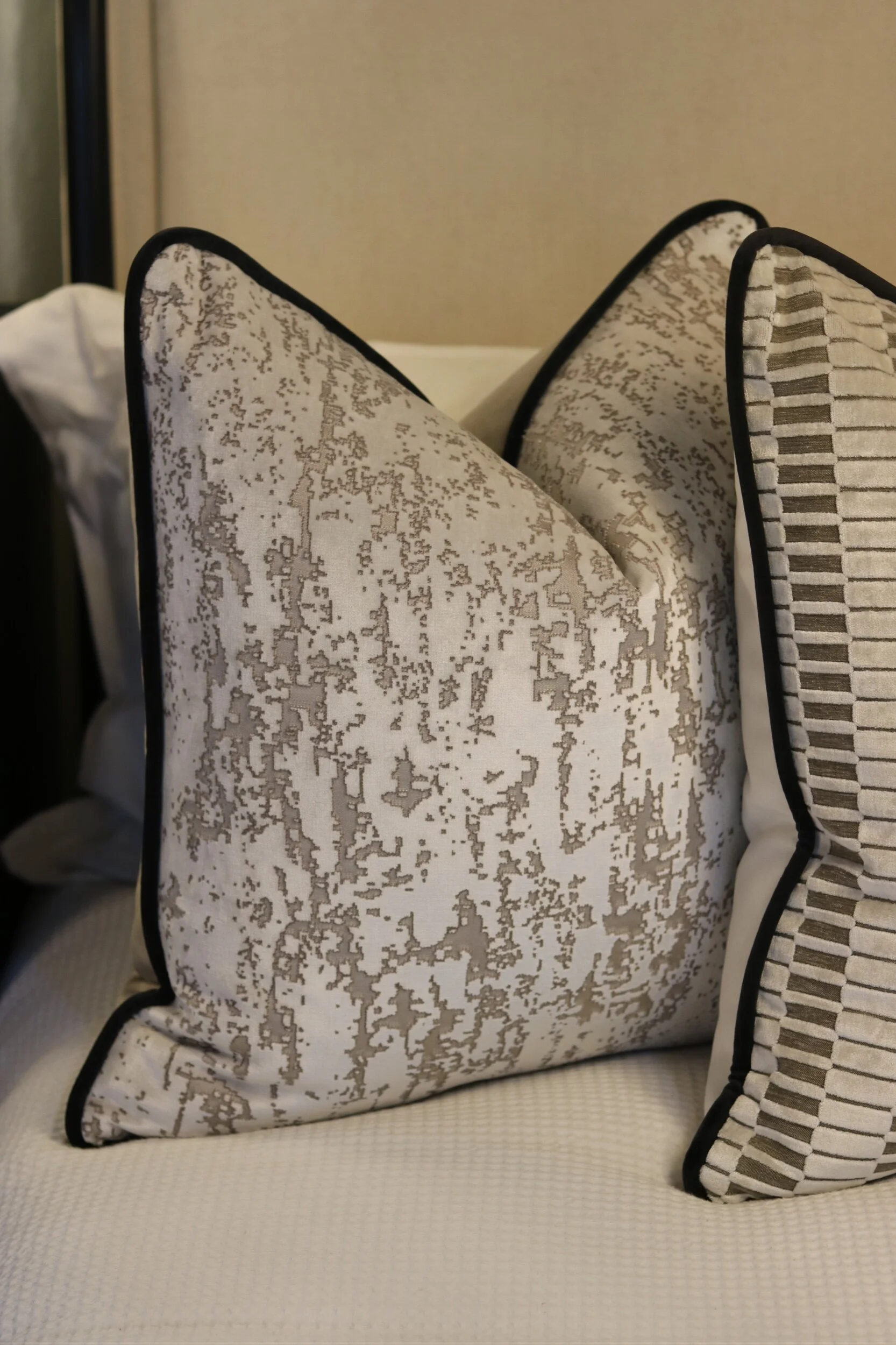 Andrew Martin 'Burlington String' Bed Set — CCco.