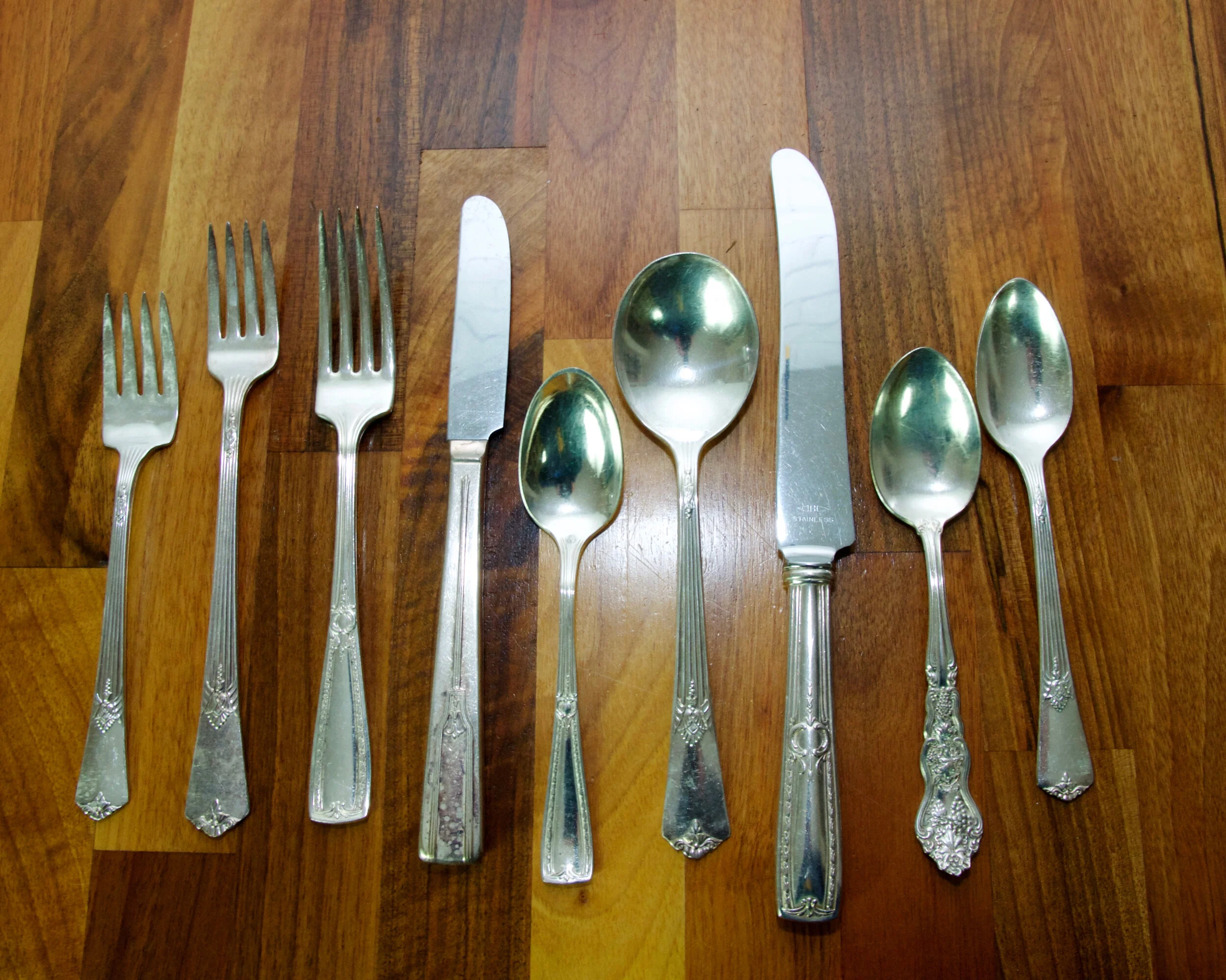 Tablescape — The Bee and the Wasp Vintage Rentals