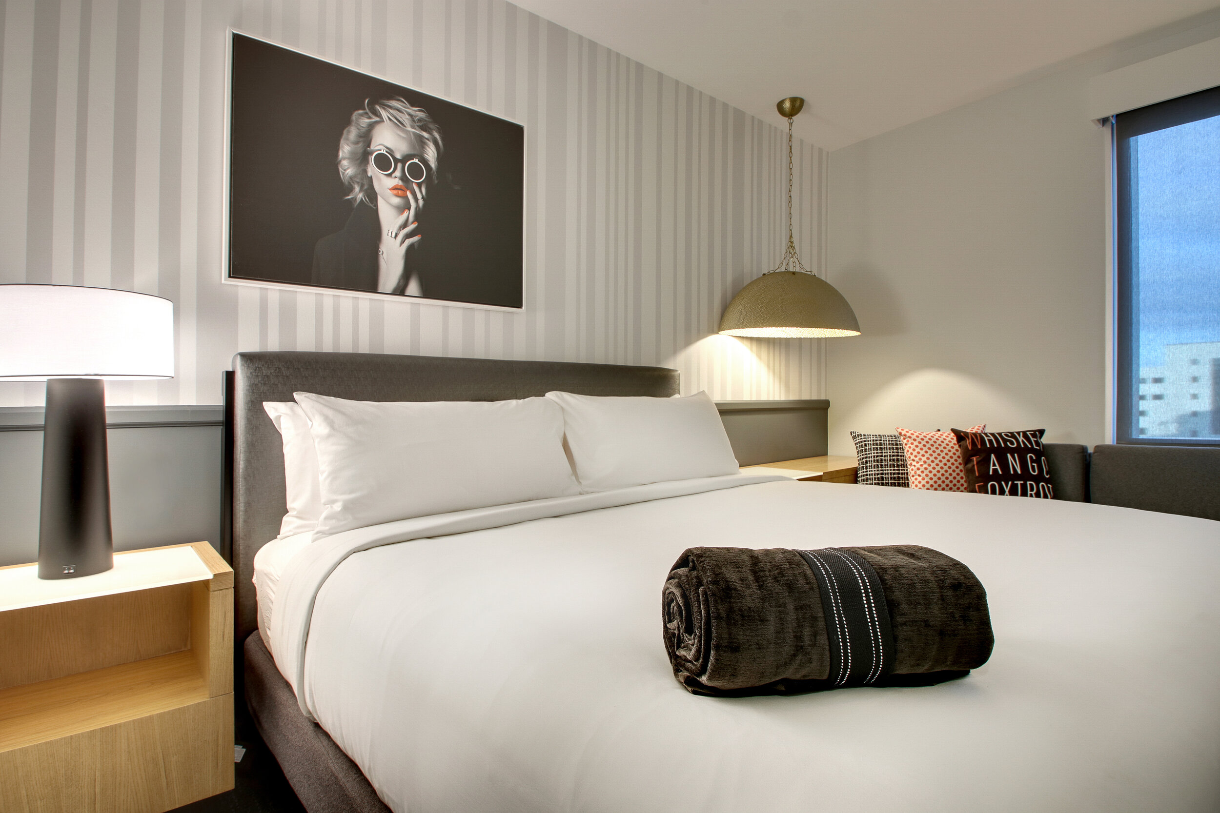 Guest Rooms — The Rose Hotel Chicago O'Hare