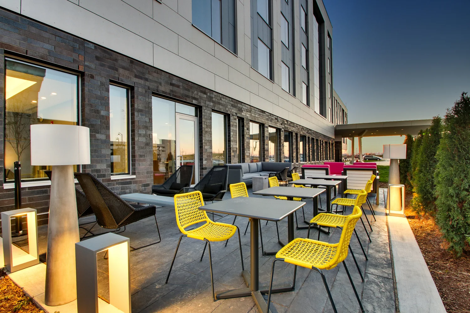 View Photos — The Rose Hotel Chicago O'Hare