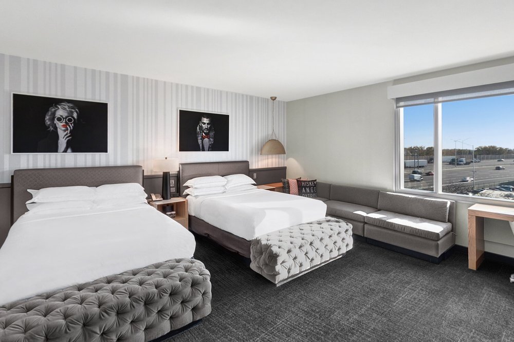 Guest Rooms — The Rose Hotel Chicago O'Hare