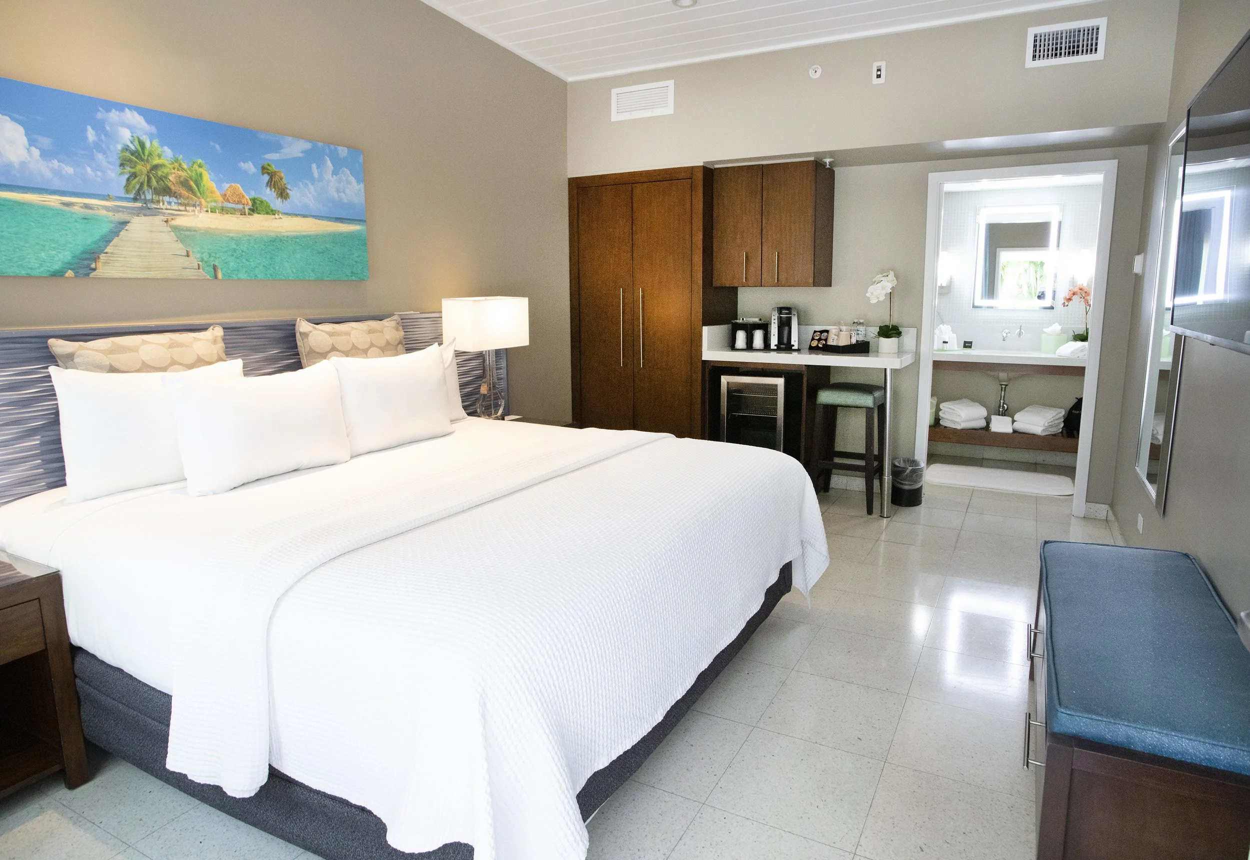 Deluxe King — Orchid Key Inn - Adult Only