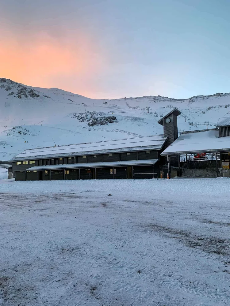 Mt Hutt Ski Resort Guide — Simon Jack Burgess
