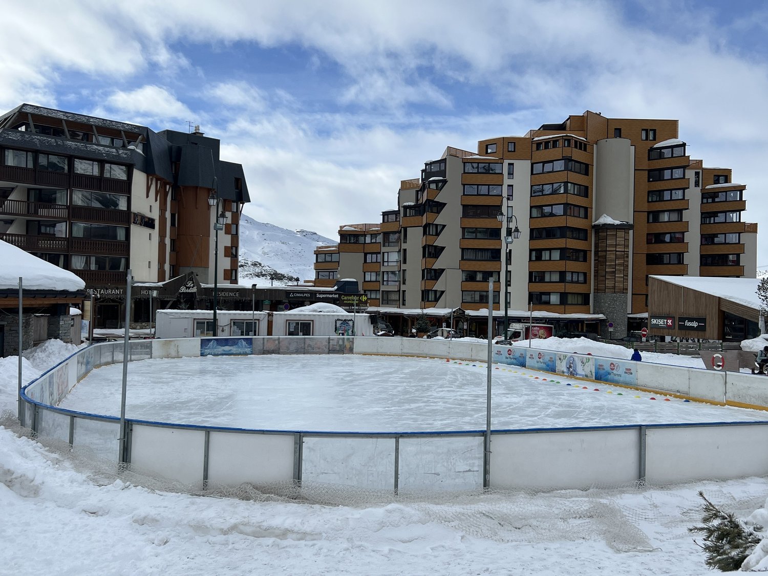 Val Thorens Ski Resort Guide — Simon Jack Burgess