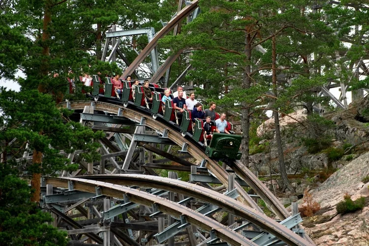 Coaster Breaks | Theme Park Tours