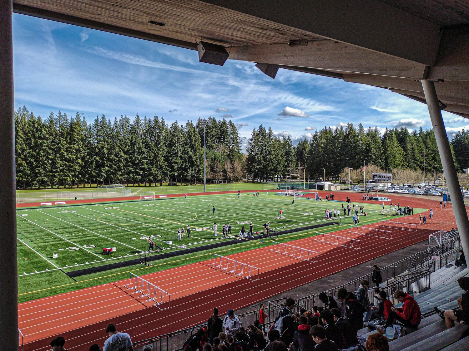 Materials That Power Speed: What Are Track and Field Tracks Made Of?