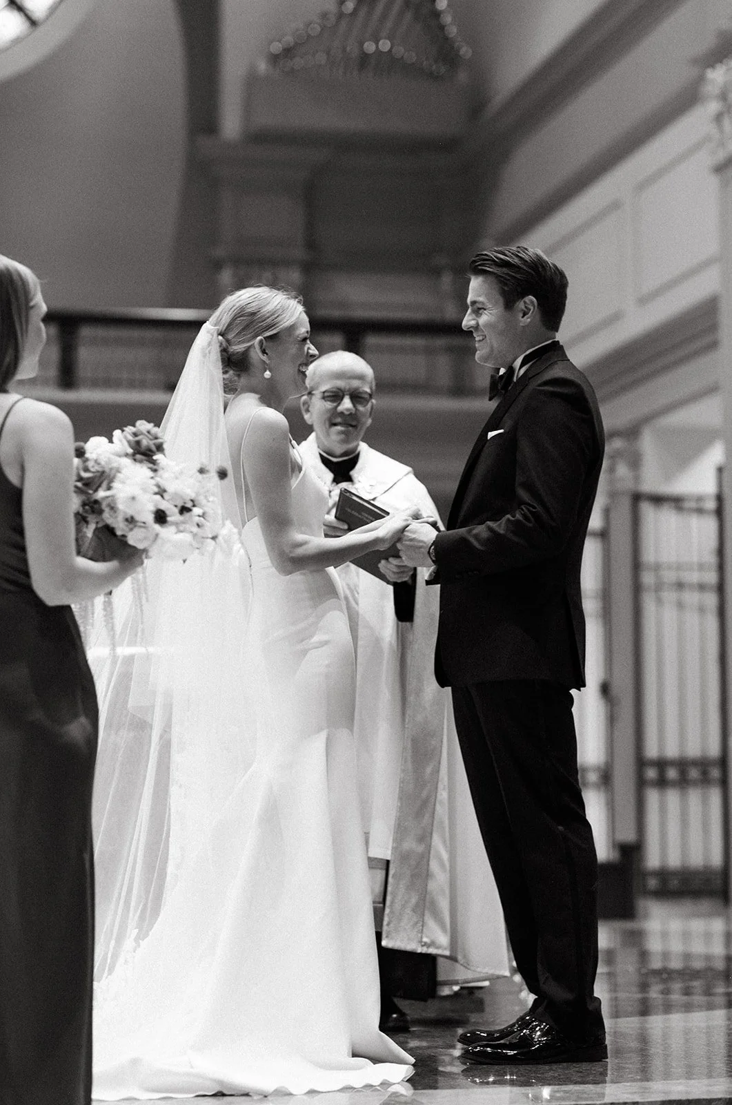 Luxury Modern art focused fall wedding at Kemper Museum in kansas city ...