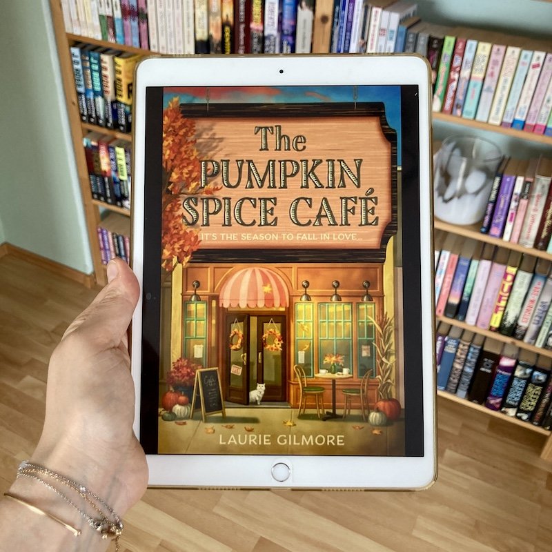 Rezension: The Pumpkin Spice Café - Laurie Gilmore [ein Neuanfang mit ... Rezension: The Pumpkin Spice Café - Laurie Gilmore [ein Neuanfang mit ...