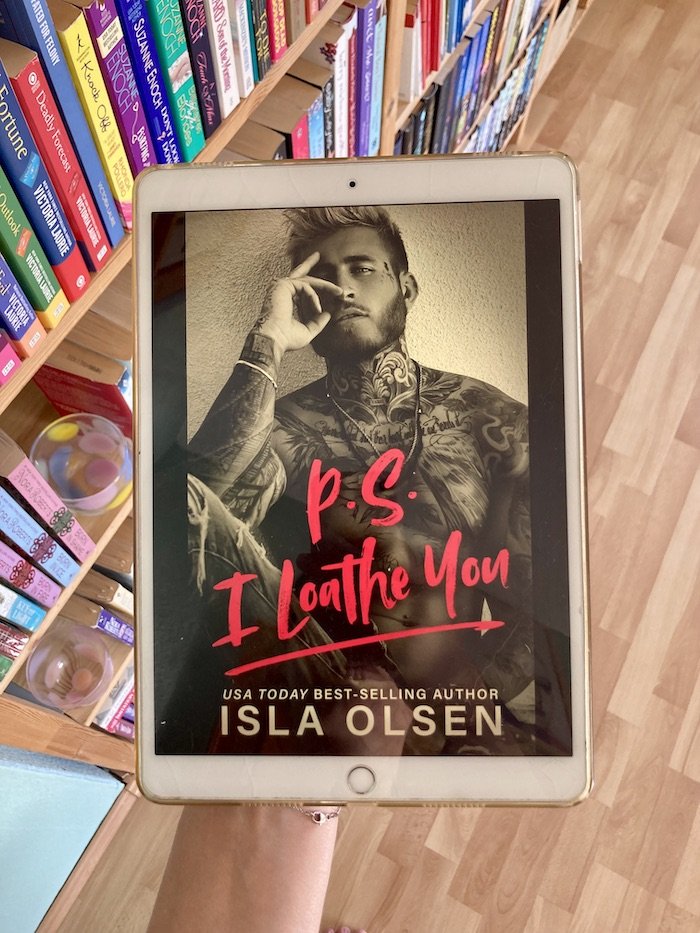 Rezension: P.S. I loathe you - Isla Olsen [da läuft was mit dem Ex ...