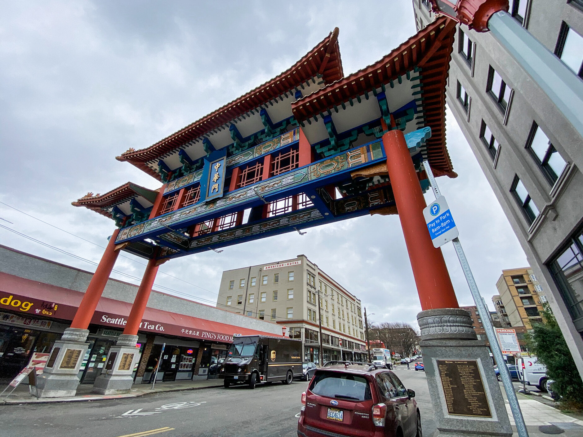 HI Seattle at the American Hotel - Seattle's Premier Hostel