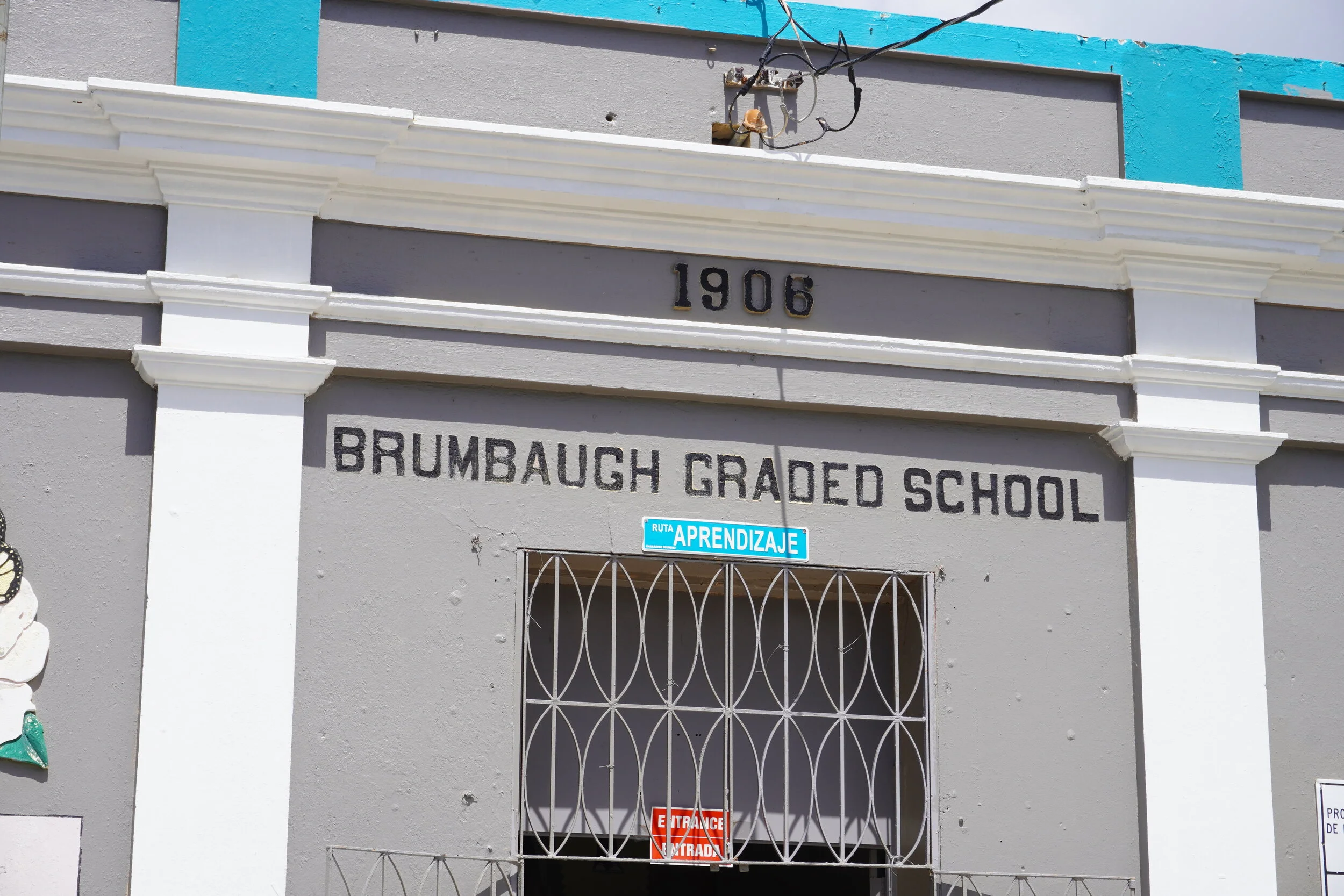 Conmemorando oficiales coloniales: La escuela Martin Grove Brumbaugh de ...