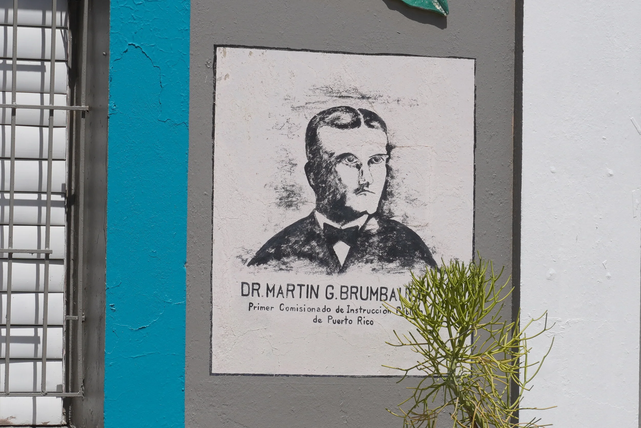 Conmemorando oficiales coloniales: La escuela Martin Grove Brumbaugh de ...