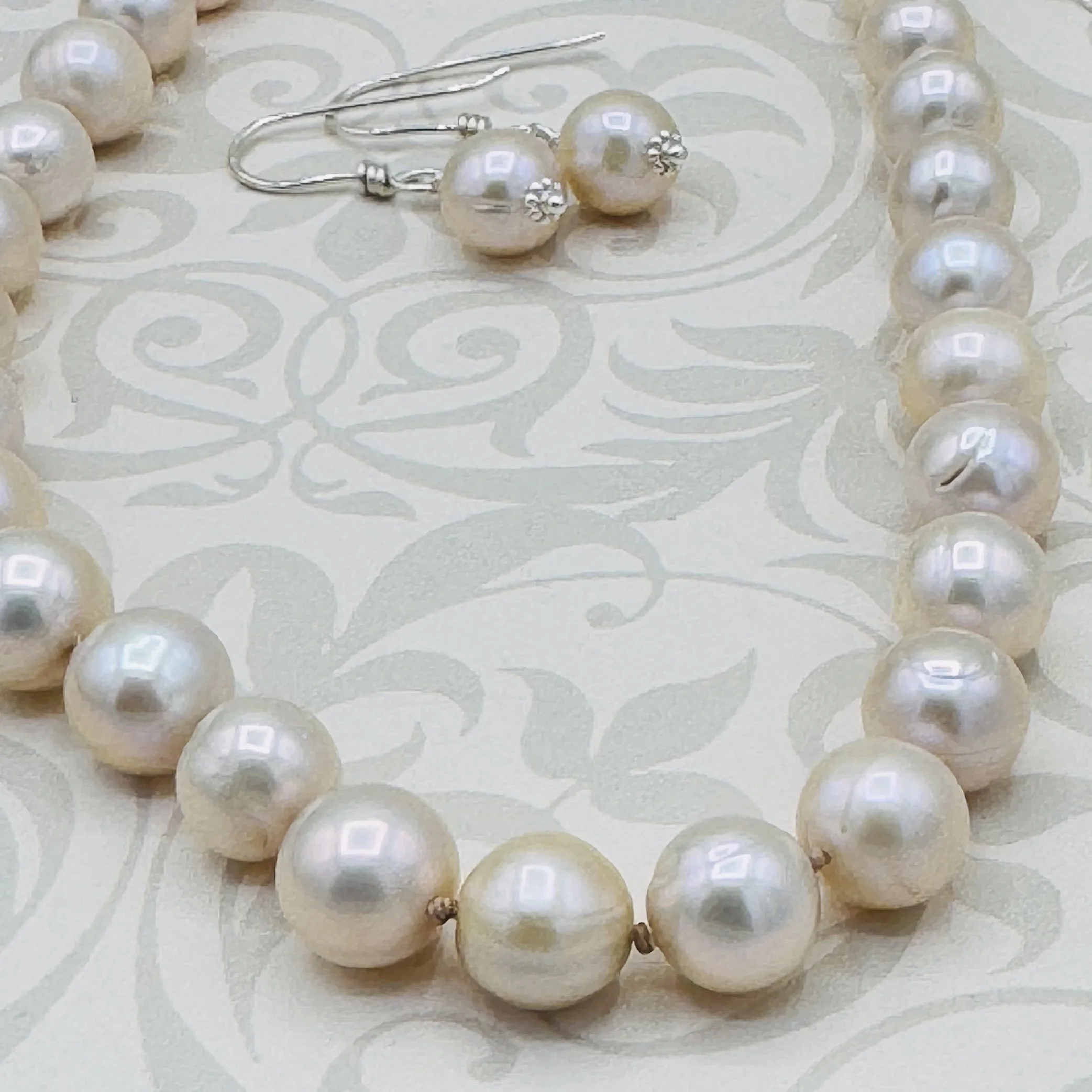 JANECKA 18" Length Soft Peach Pearl Necklace Set — J A N E C K A