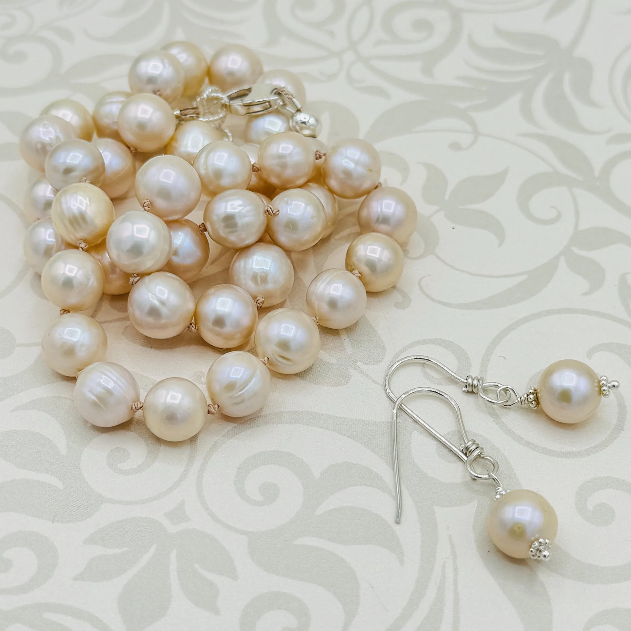 JANECKA 18" Length Soft Peach Pearl Necklace Set — J A N E C K A