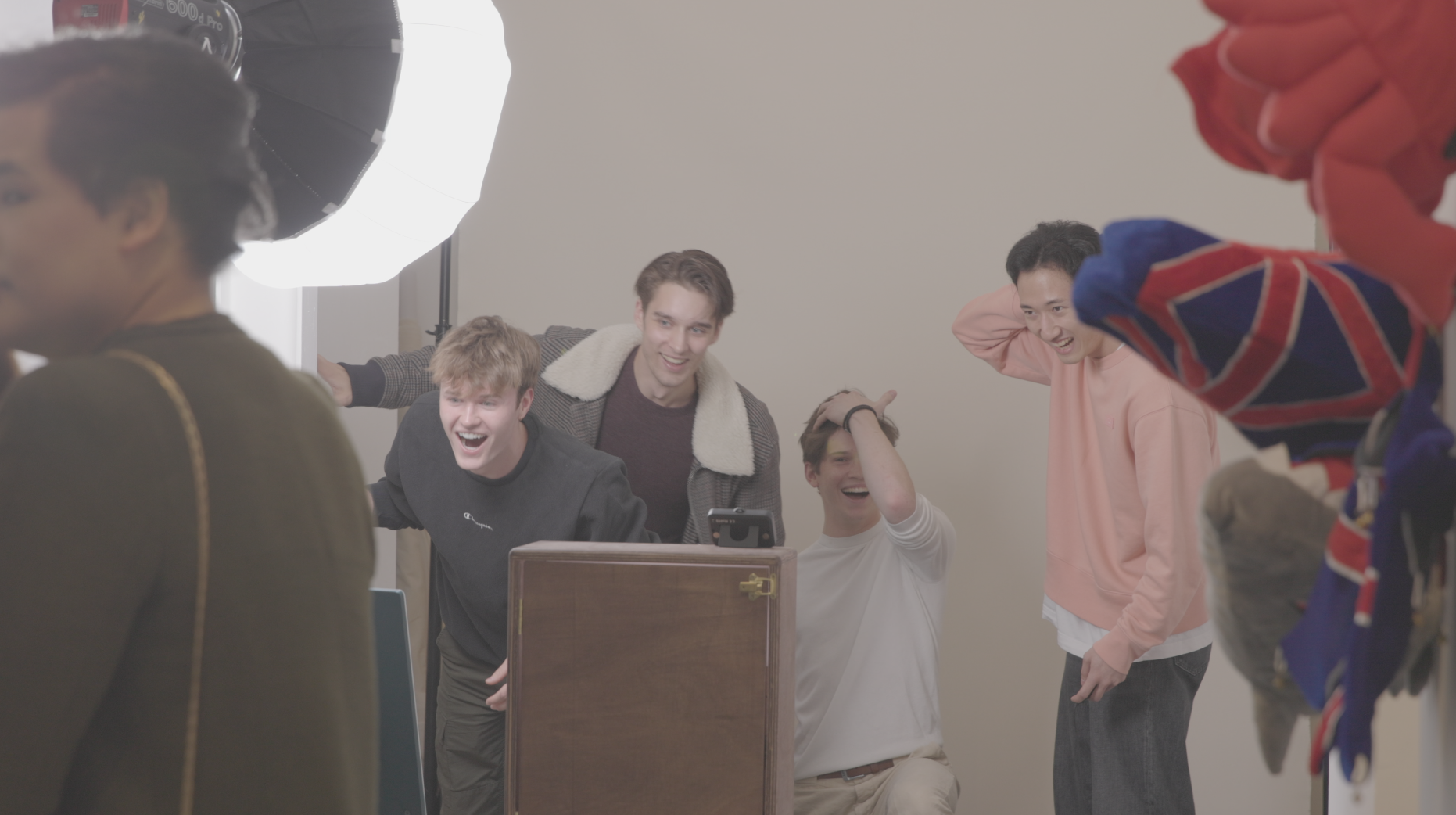 CHEEEZ - Self-Portrait Photo Studio