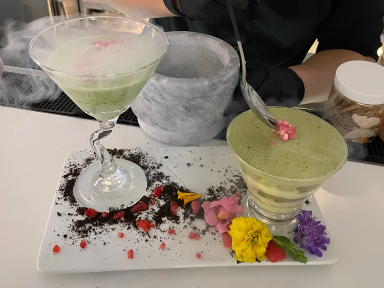 Luvwoo Bar - Zyi Li STL