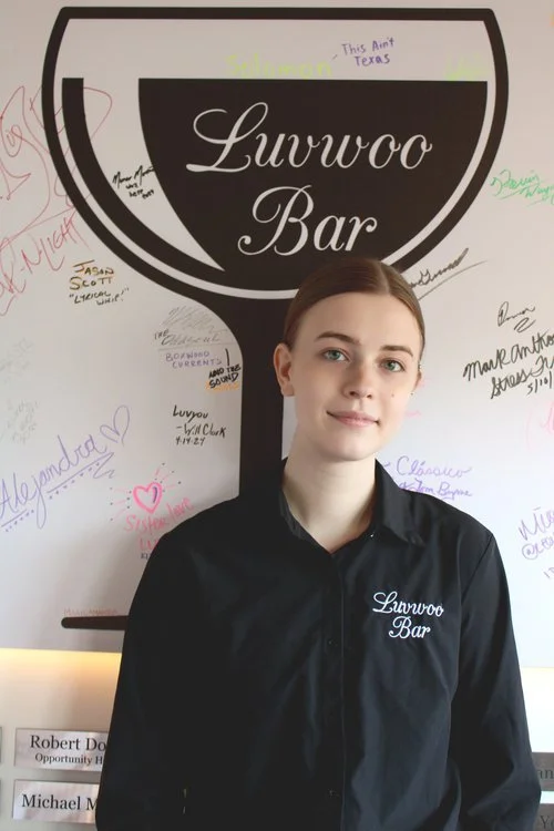 Luvwoo Bar - Zyi Li STL