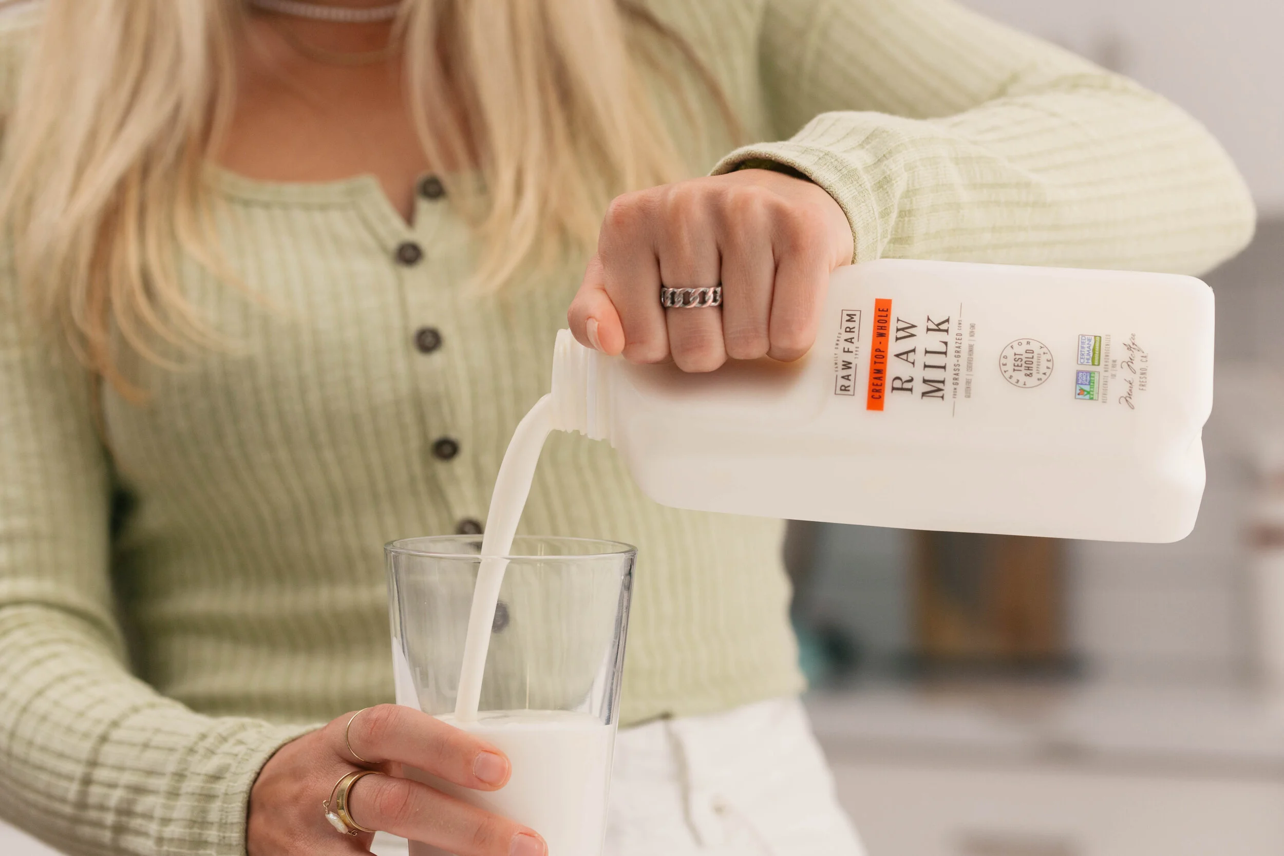 RAW MILK EXPLAINED + (5 HEALTH BENEFITS) — RAW FARM usa