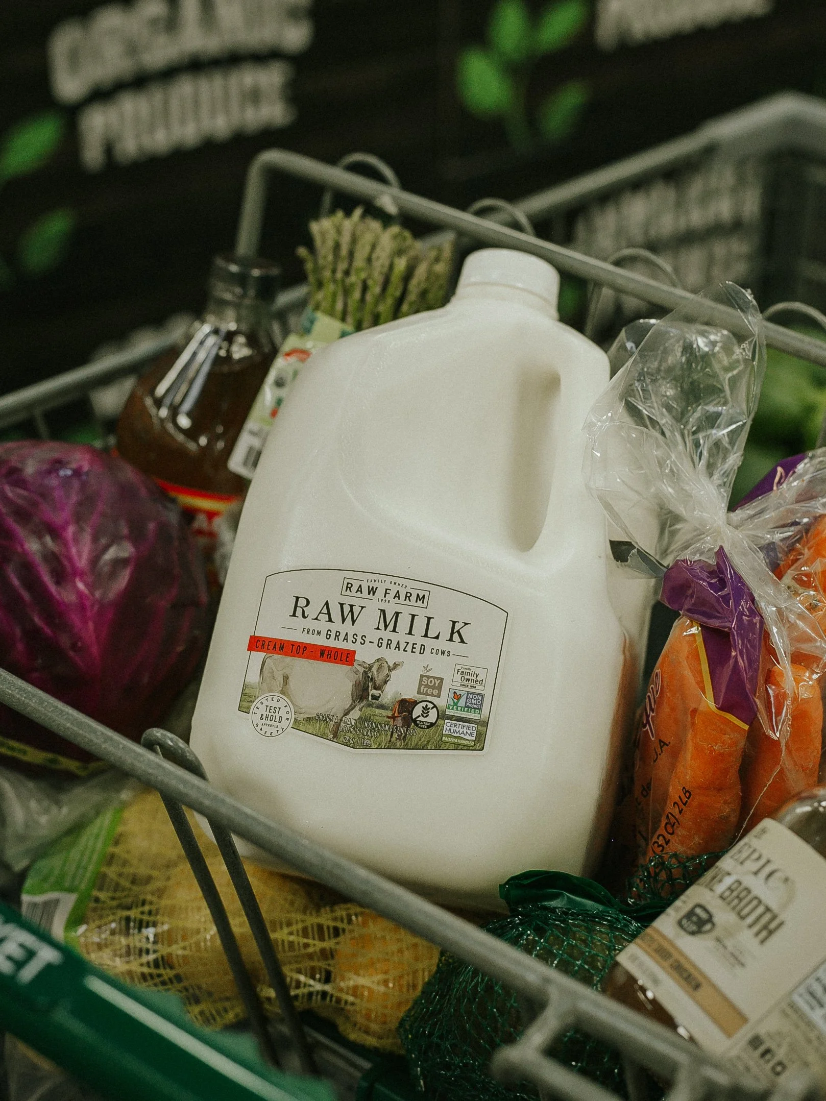HERE’S WHY PEOPLE ARE DRINKING RAW MILK IN 2024 — RAW FARM usa