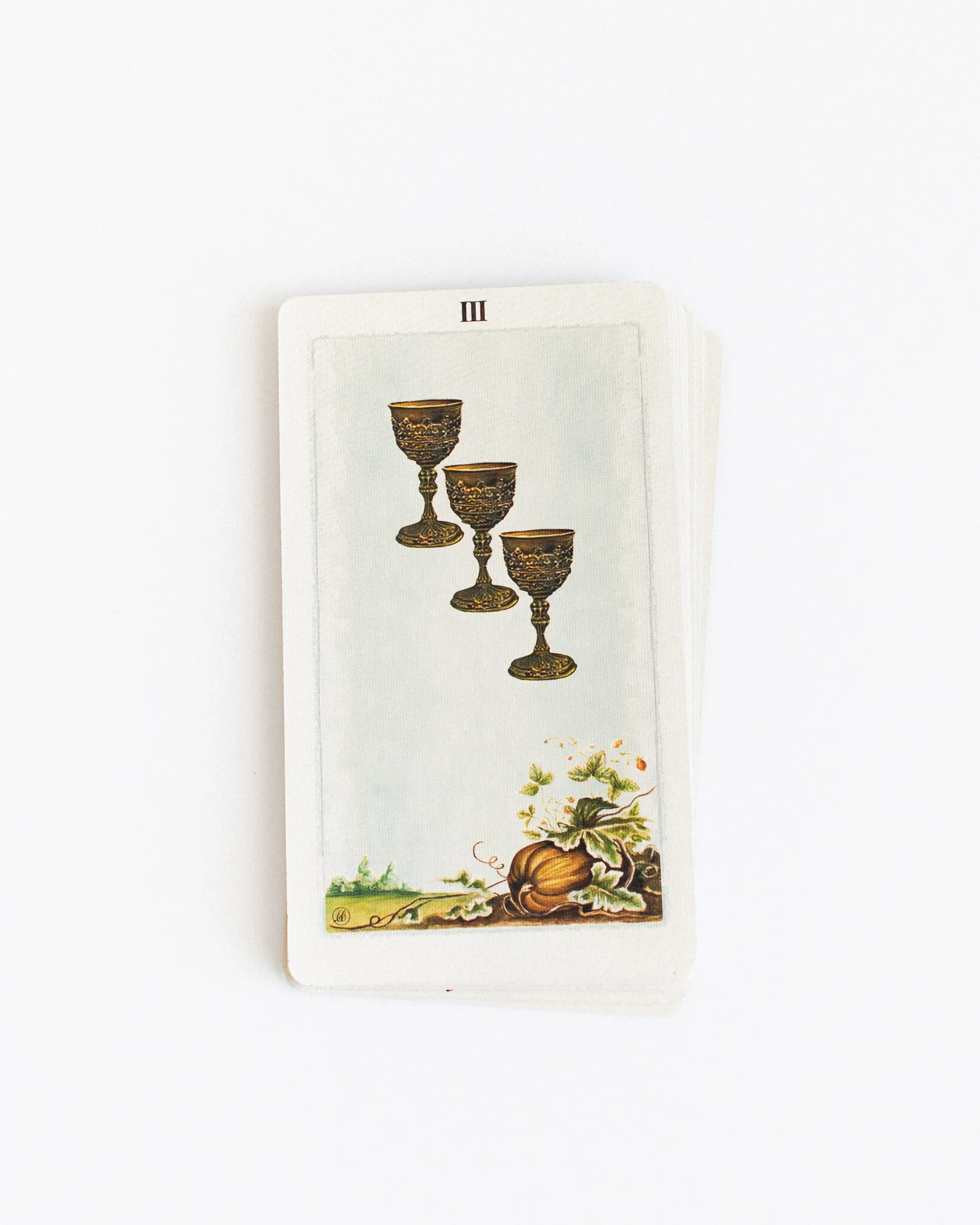 Three of Cups – Maljojen kolmonen – tarot-kortin merkitys — sunnuntainoita