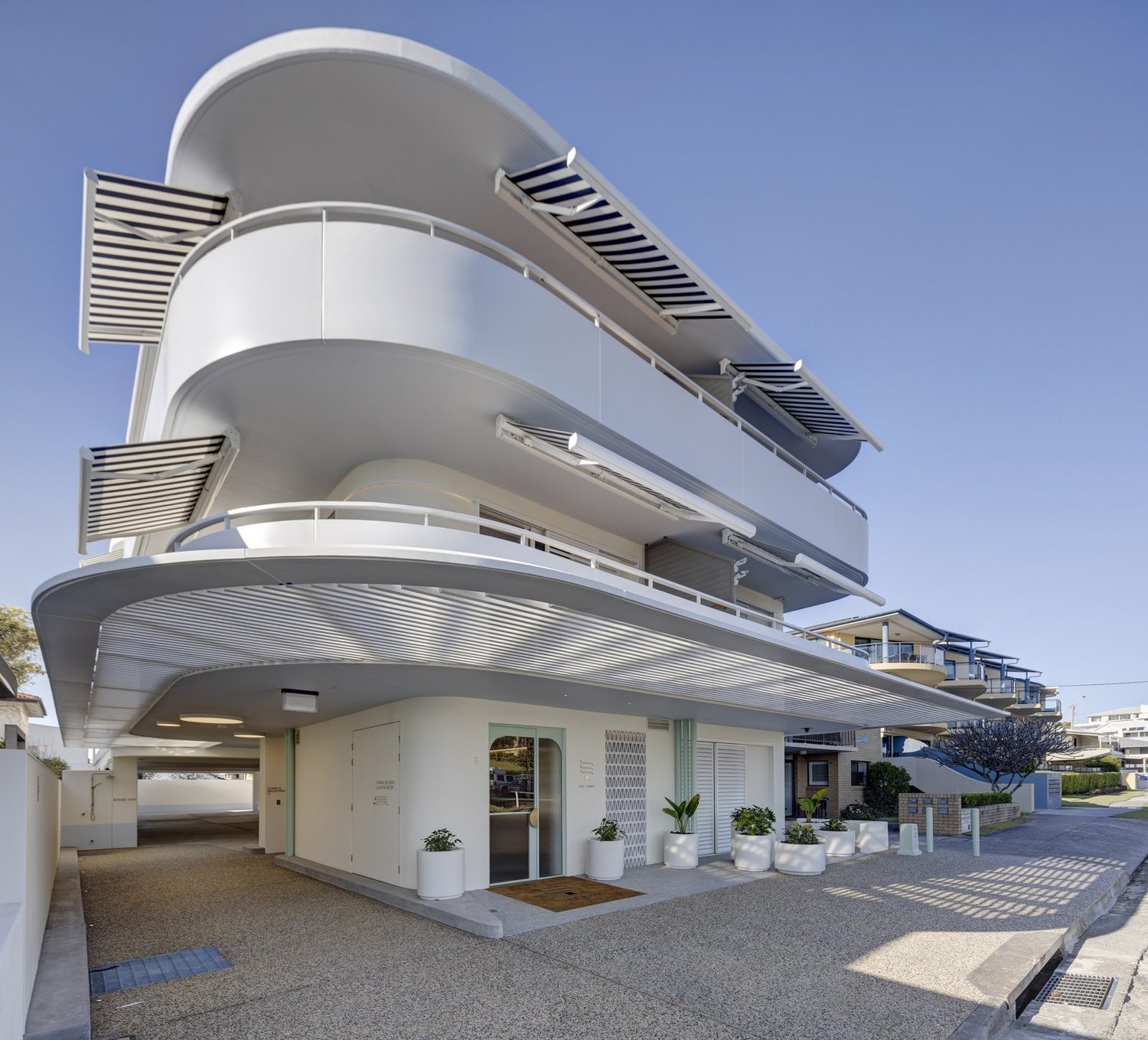 The Surf — THE SURF YAMBA