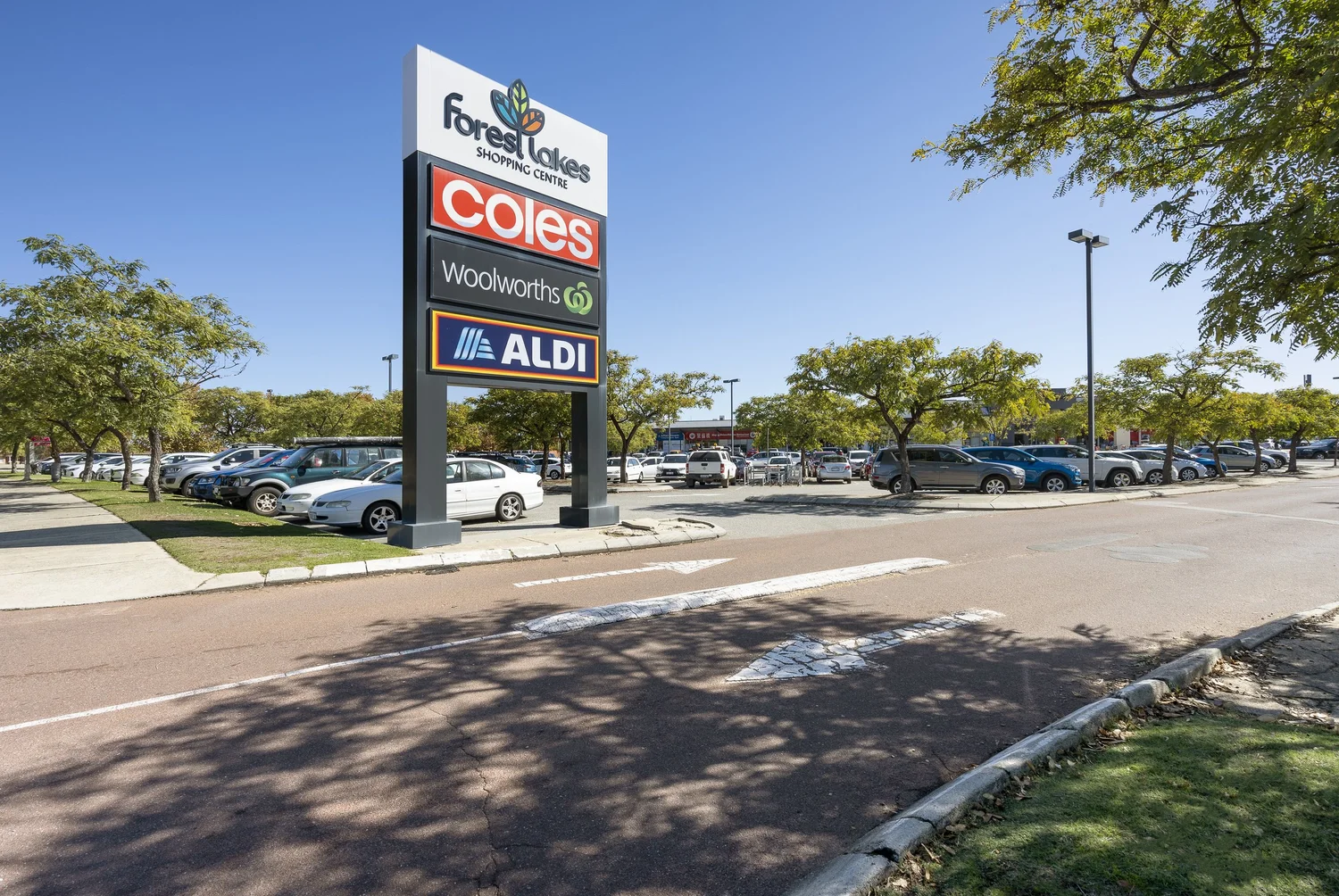 Forest Lakes Shopping Centre - Your Local Shopping Centre