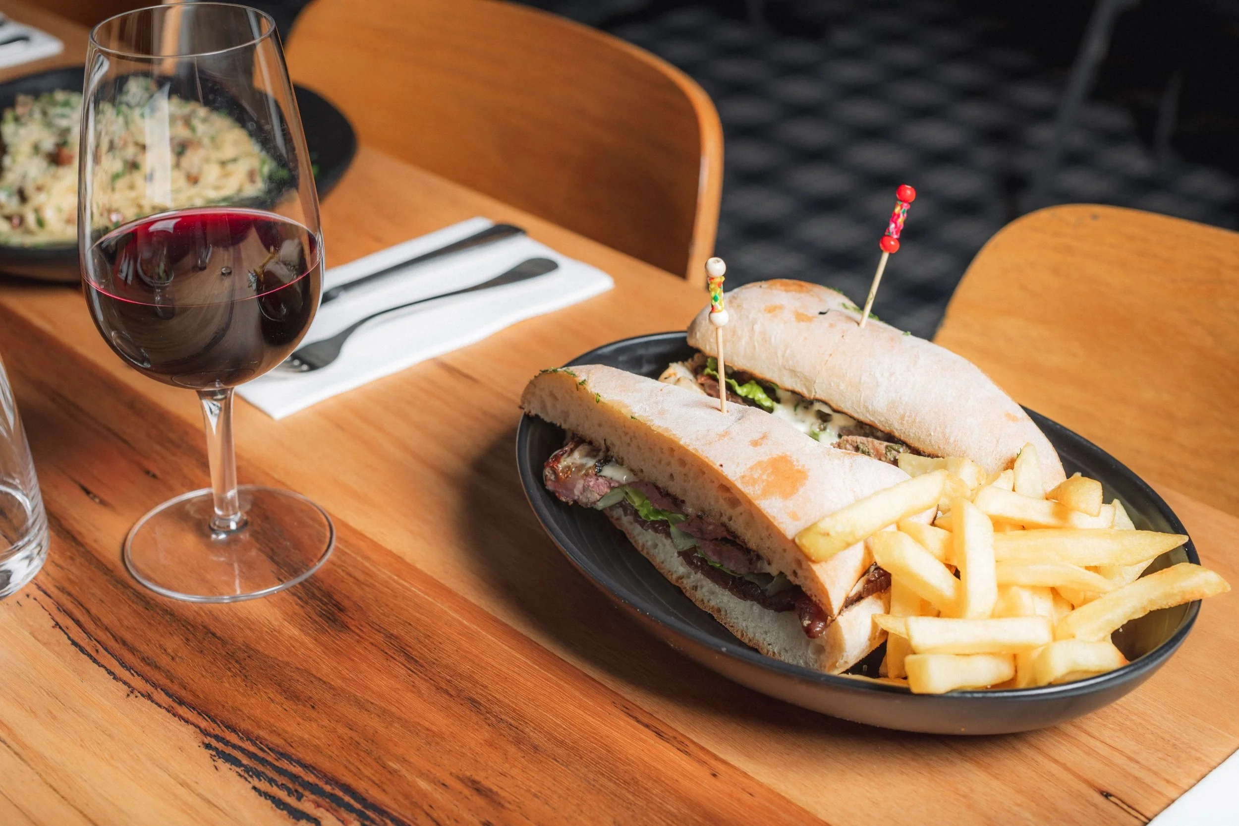 EAT — Geelong Hotel