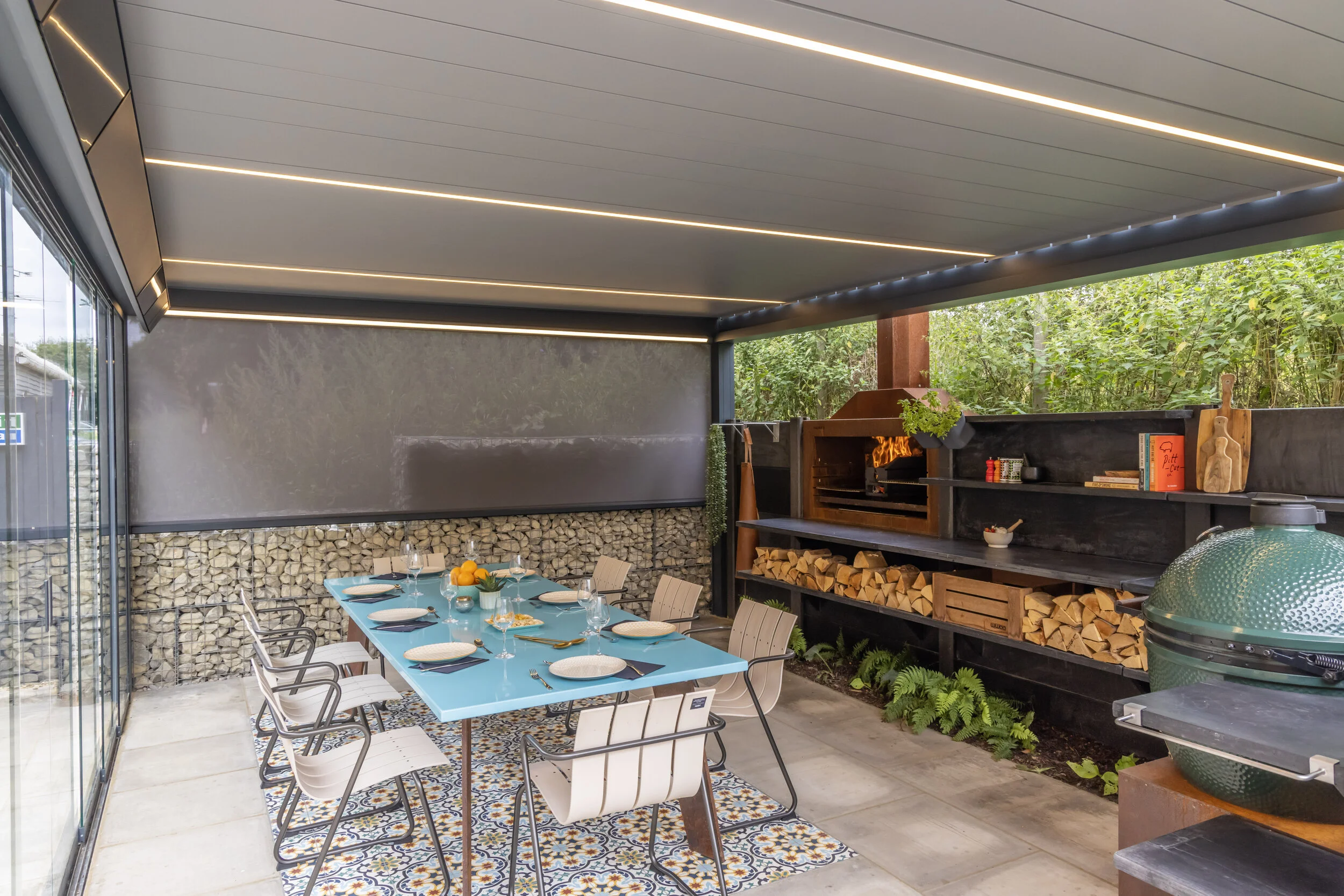 Luxury Outdoor Kitchens, Pergolas & Outdoor Living Spaces