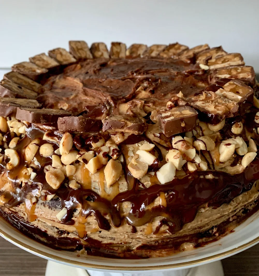 Snickers Cake — Pinch of Mania