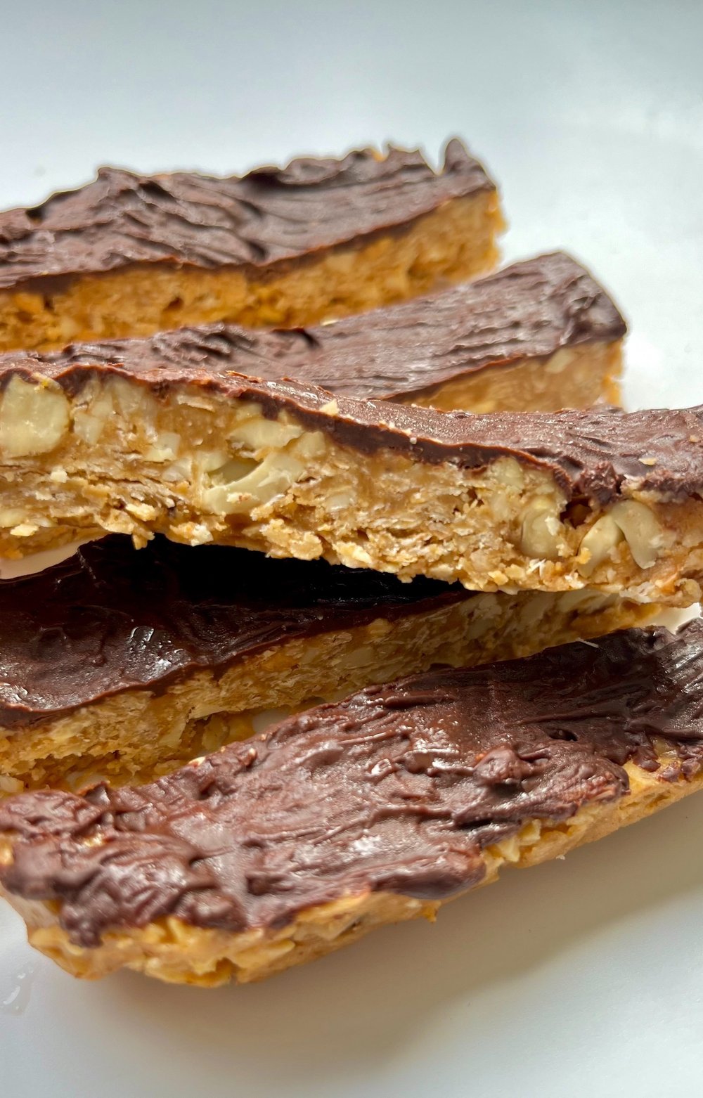 Peanut-Choc Energy Bars — Pinch of Mania