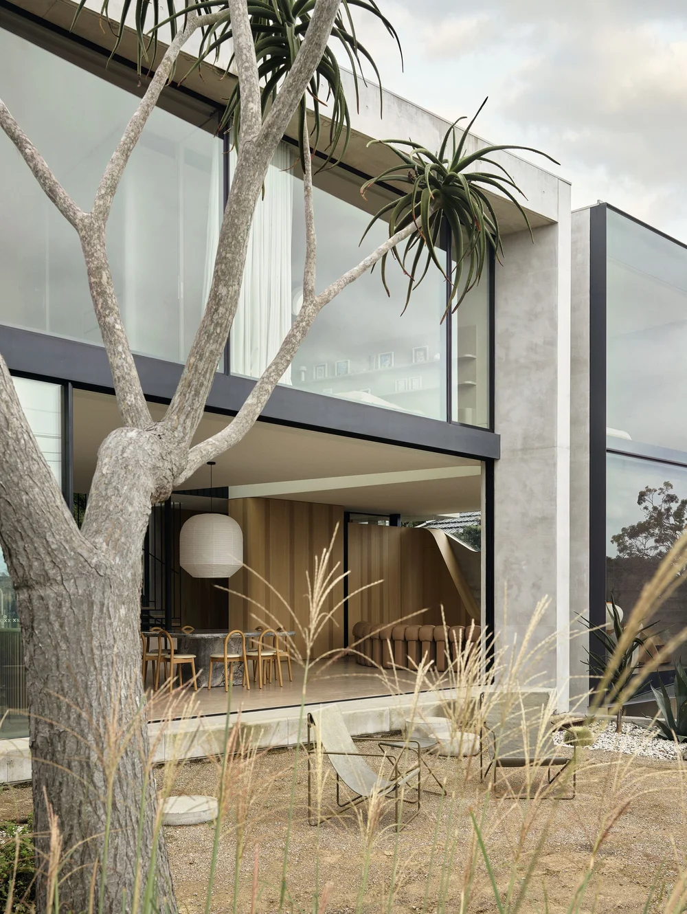 MCK Architects design a Contemporary Australian architecturally ...