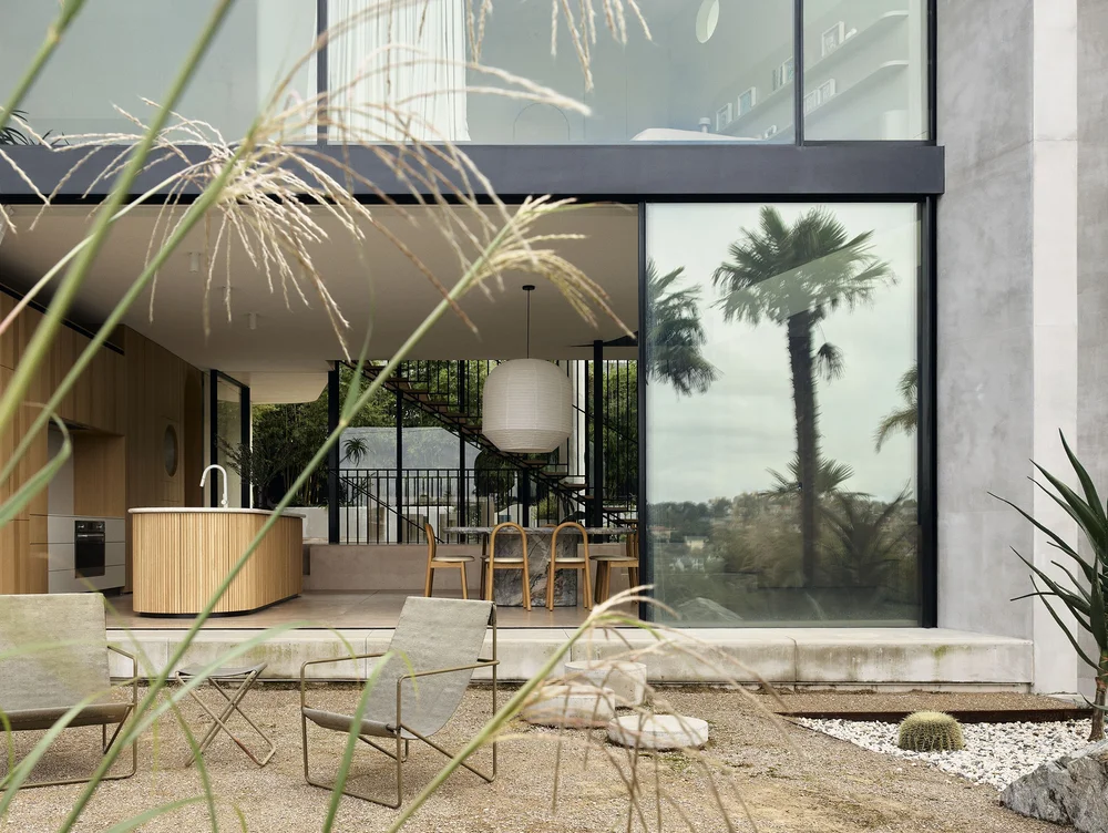 MCK Architects design a Contemporary Australian architecturally ...