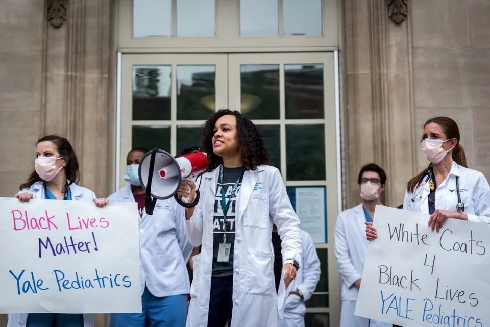 Dr. Amanda J. Calhoun