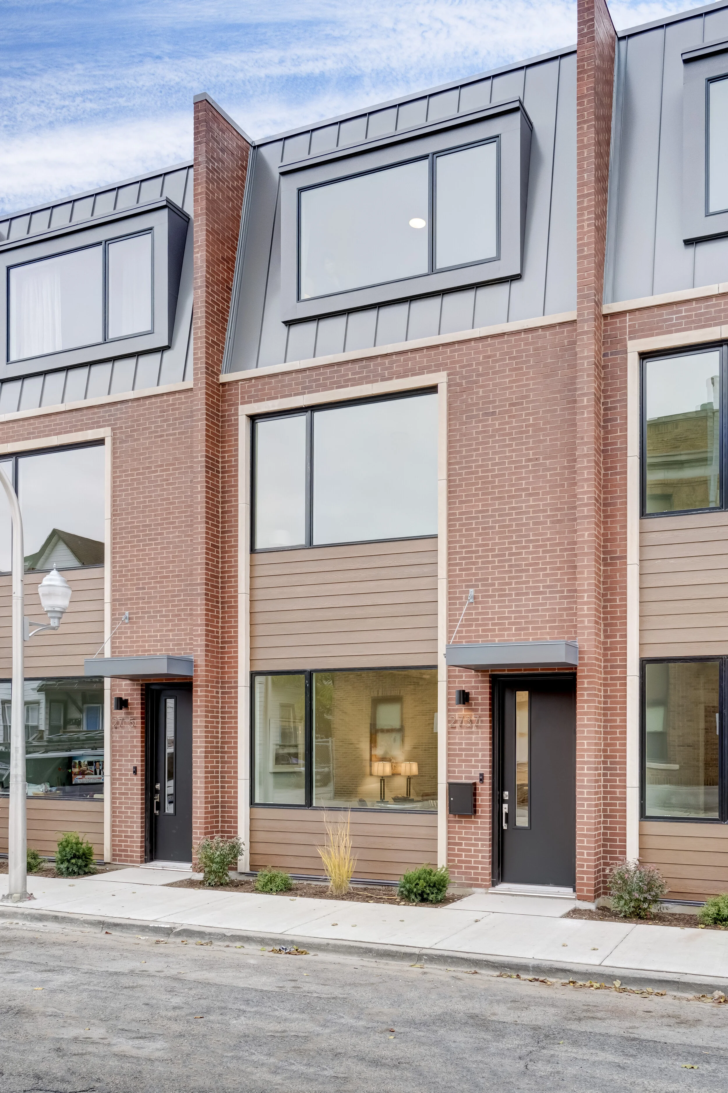 PRINDIVILLE TOWNHOMES — SPACE