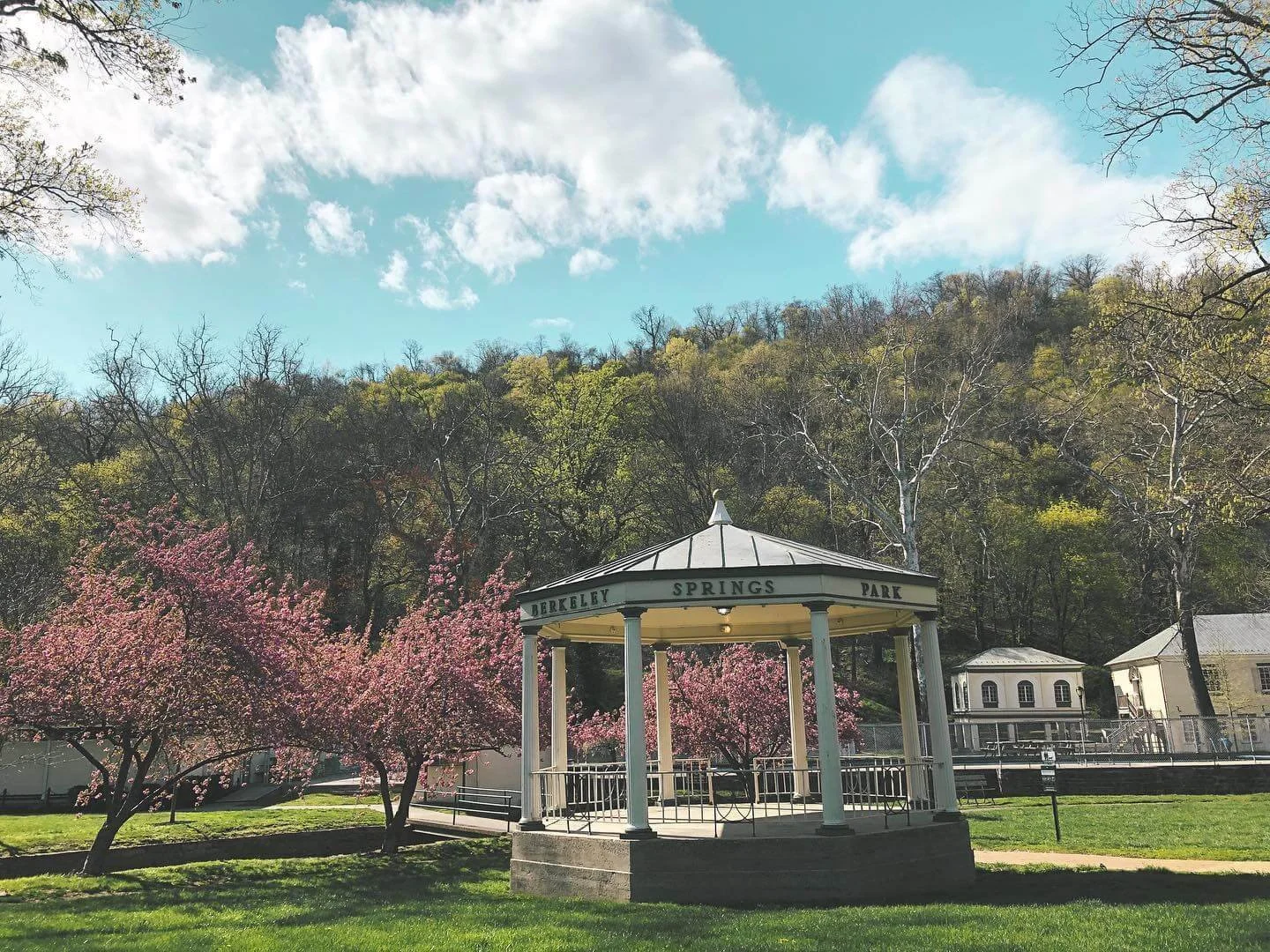 West Virginia's Hot Springs Destinations - Luxurious Soaking at Its Best