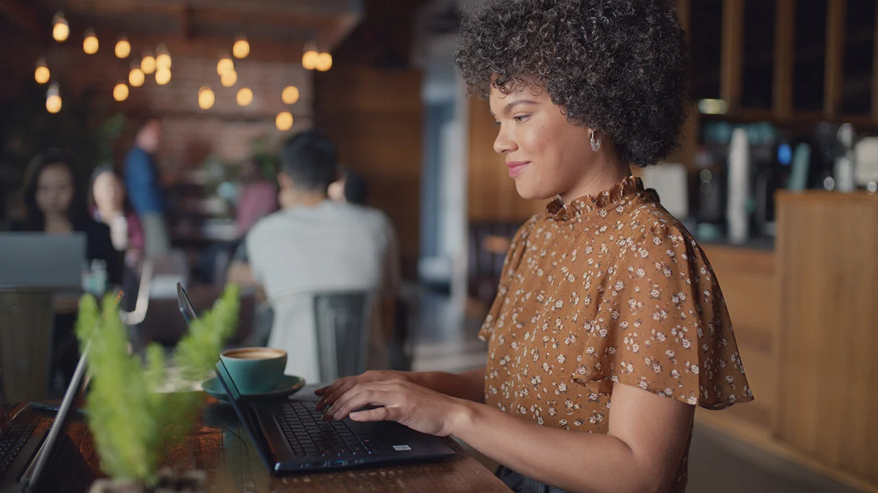 Intel — Sara Falardeau