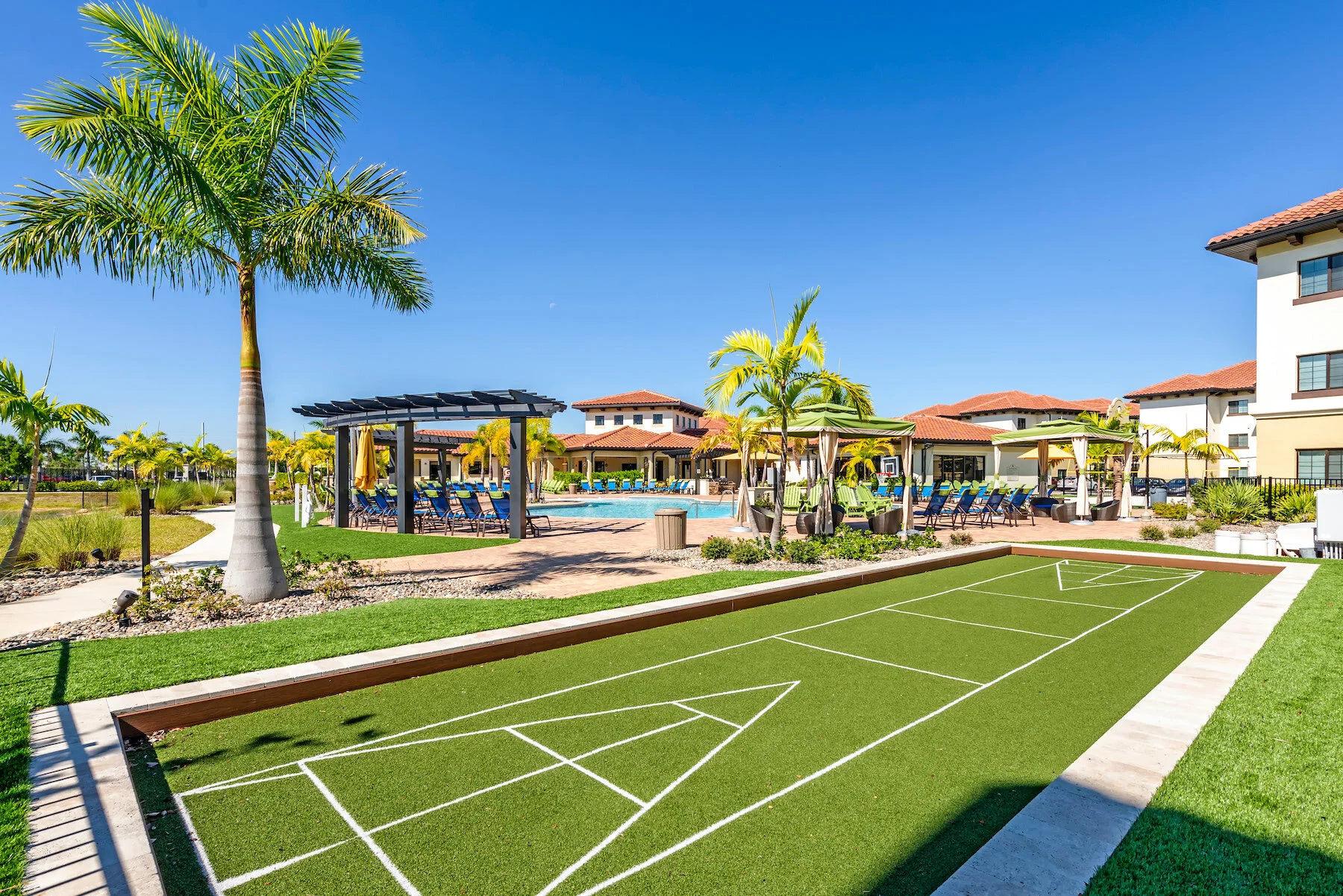 Gallery | Off-Campus Apartments — The Reef Student Living
