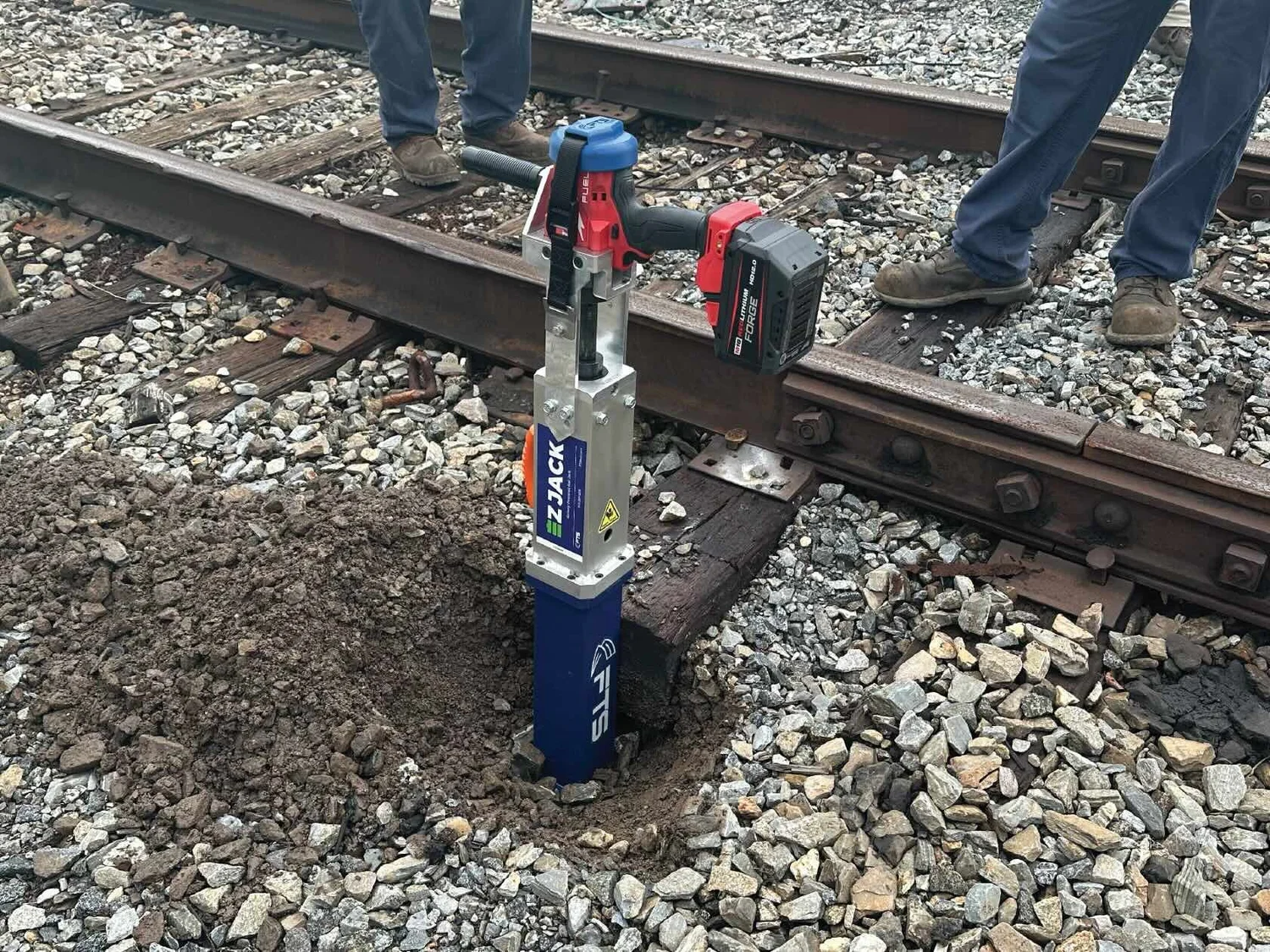 EZ-Jack | Battery Powered Railroad Jack — Focused Technology Solutions