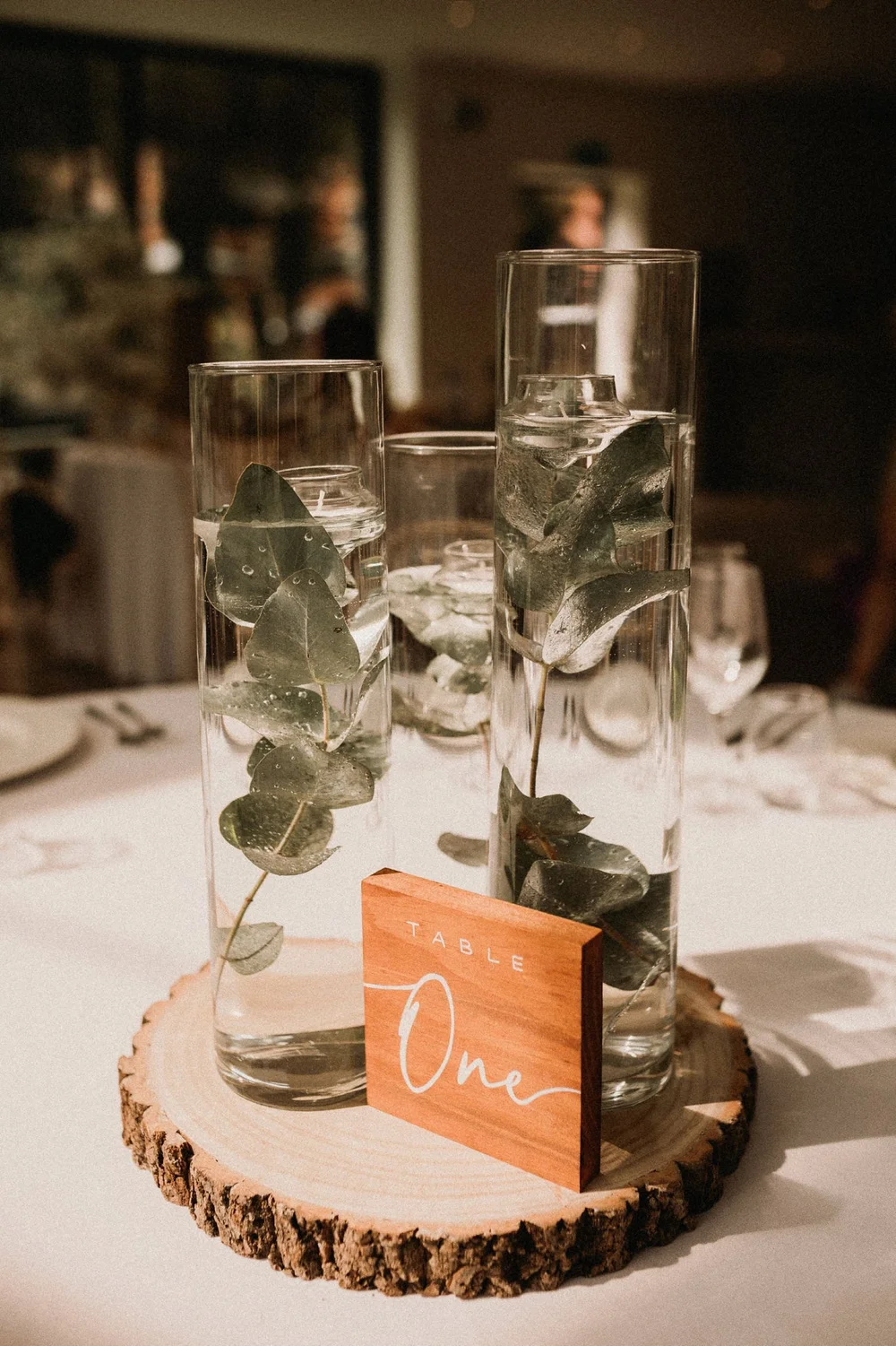Wedding cylinder vases centerpiece ideas | Honestweddingadvice.com