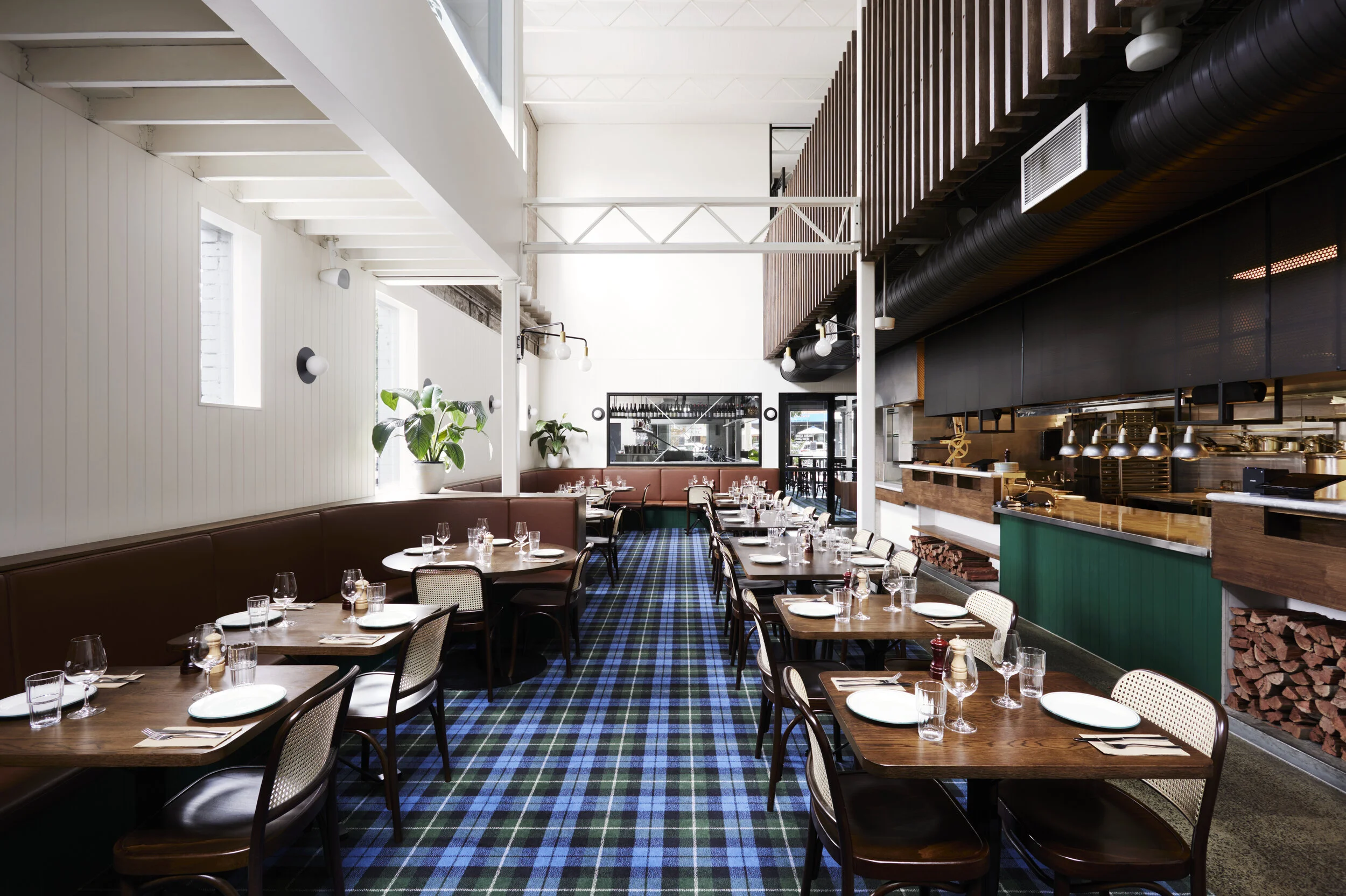Hobson's Bay Hotel - Pub, Restaurant & Rooftop Bar in Williamstown.