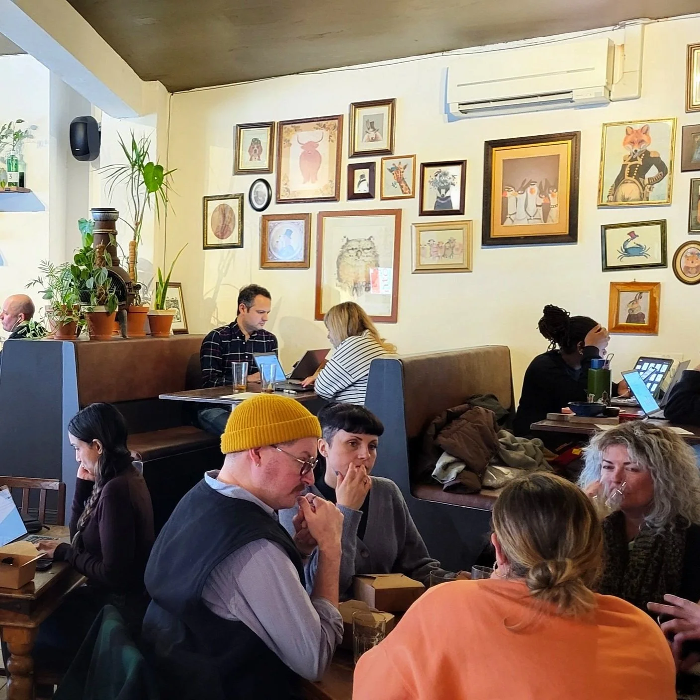 Badger Badger | Pub, Kitchen and Board Gaming