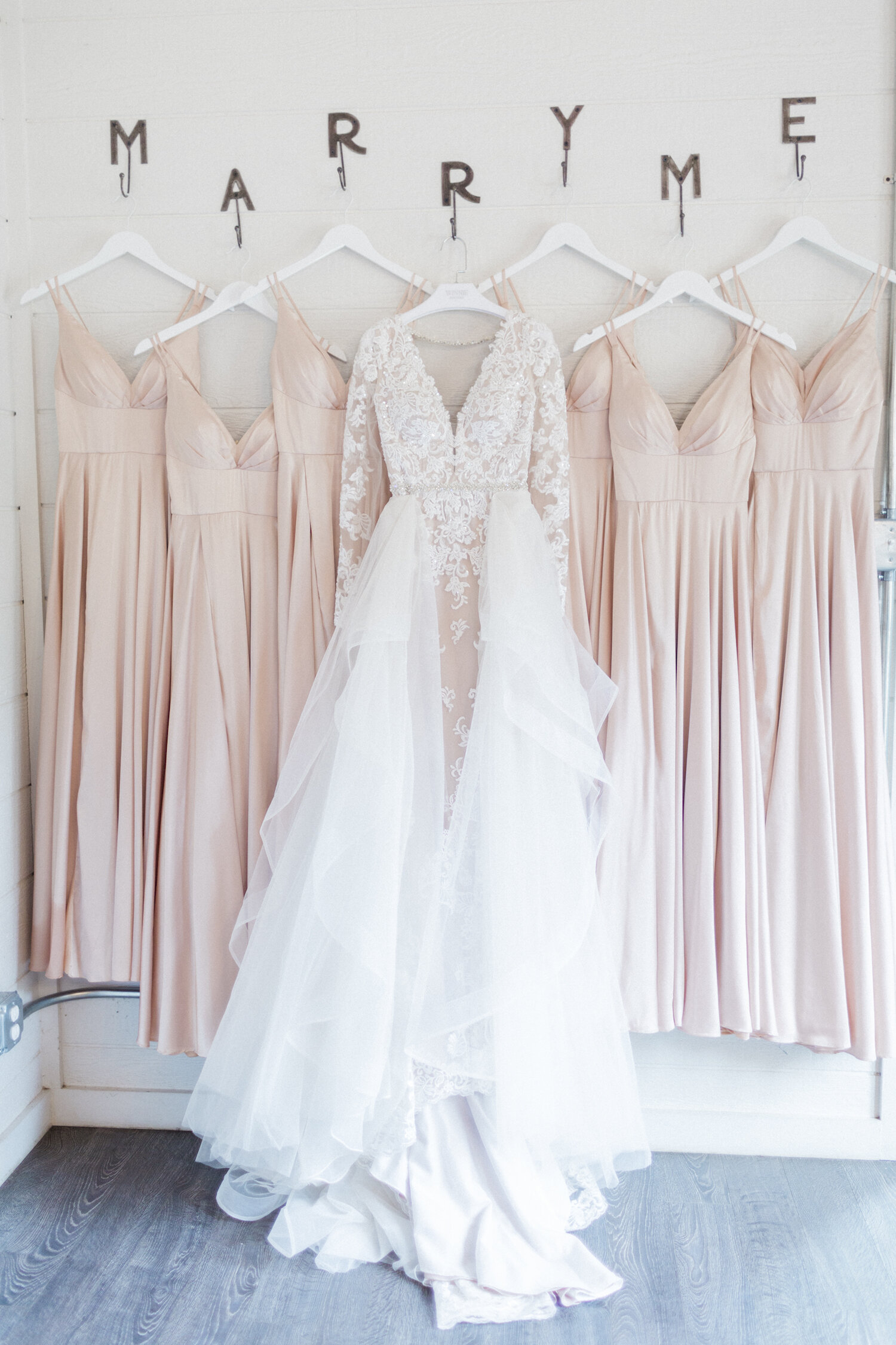 Modern + Neutral Winter Wedding — Sainte Terre Love Story