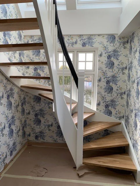 Halvsvingstrapper — Trappefabrikken