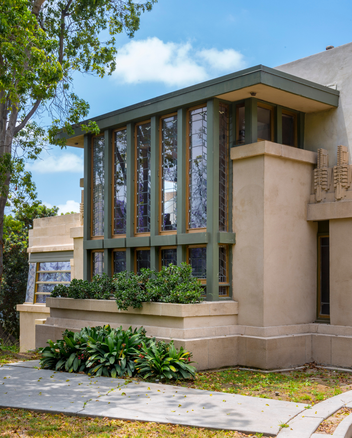 Hollyhock House — Barnsdall Art Park Foundation
